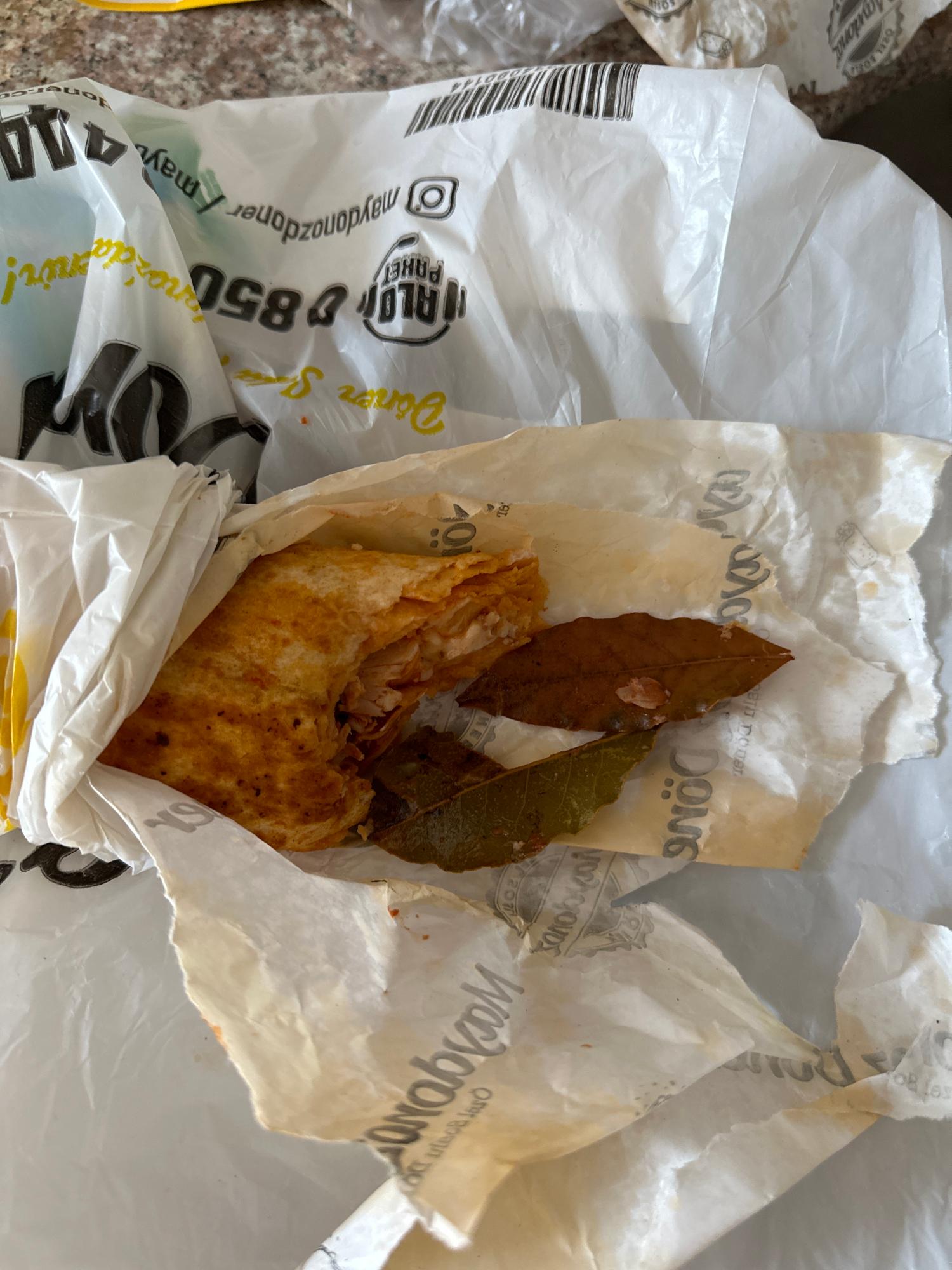 Çözüldü: Maydonoz Döner Dönerin İçinden Ağaç Yaprağı Çıktı - Şikayetvar