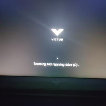 HP Victus Laptop Your PC Ran İnto A Problem And Needs To Restart ...