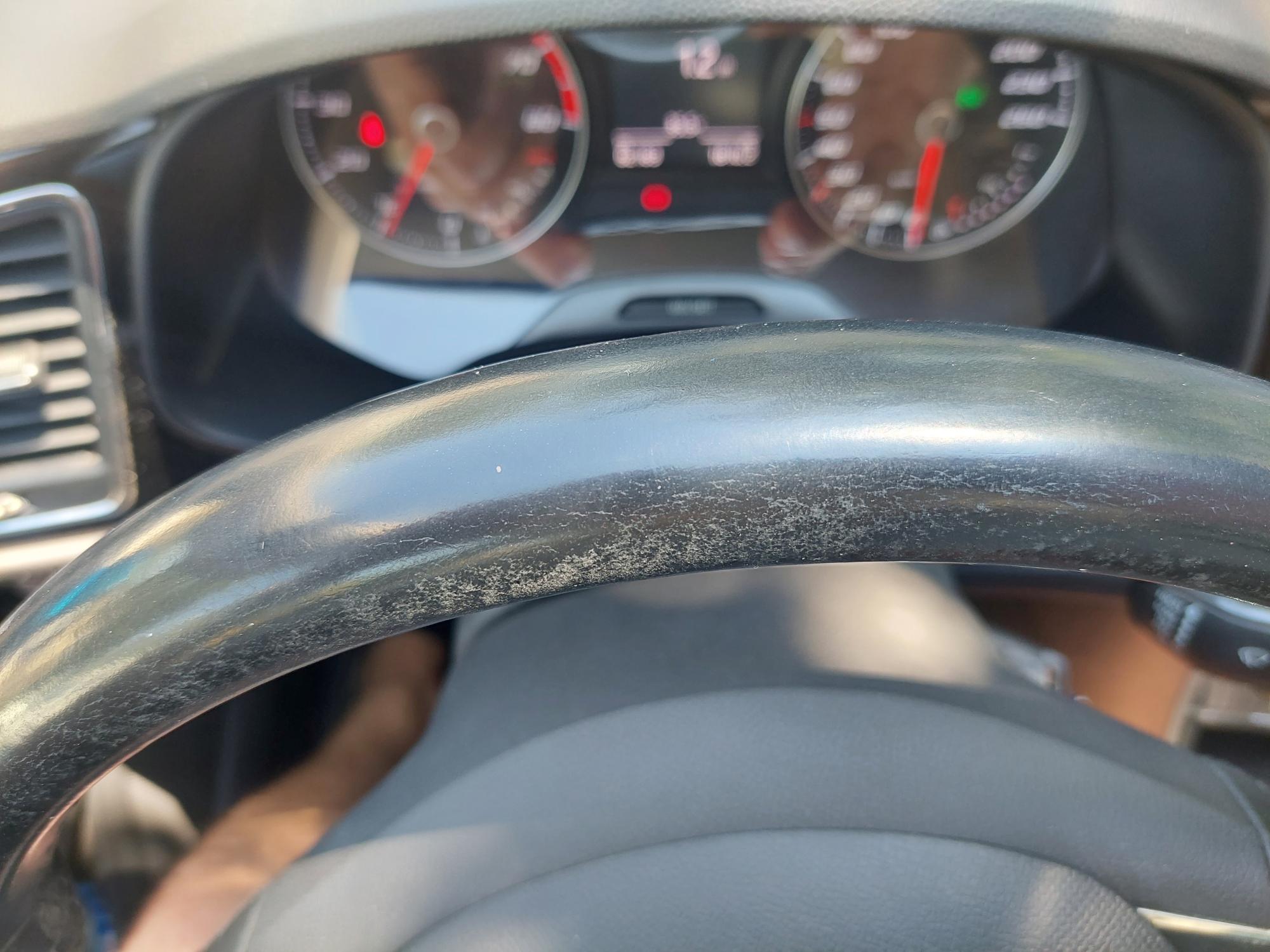 Seat Leon Marka Aracımın Direksiyonu Ve Vitesi Deforme Olup Aşınmıştı ...