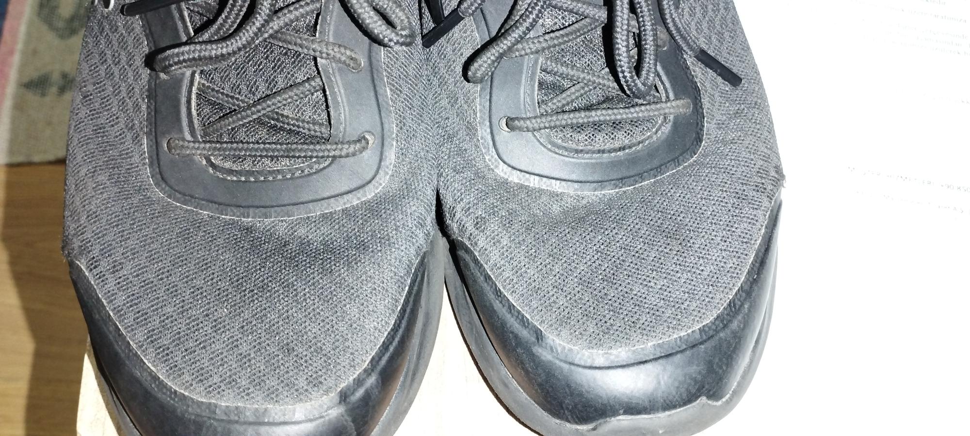 Skechers Shoes Falling Apart After 4 Months - Xolvie