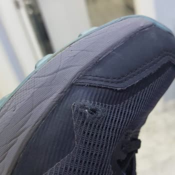 Adidas Terrex Sneakers Torn on the Inside Under Five Months - Xolvie
