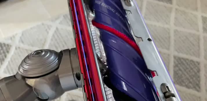 Dyson Başlık Laminant Ve Seramikleri Çiziyor Ses Yapıyor. - Şikayetvar