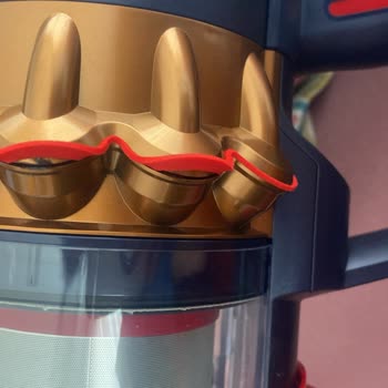 Dyson Gen5detect Absolute Motor Kısmındaki Kırmızı Şeritler - Şikayetvar