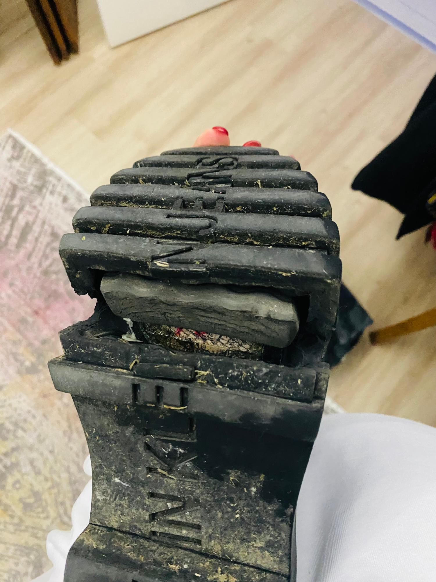 Calvin Klein Calvin Clein Botun Tabanının Yarılması - Şikayetvar