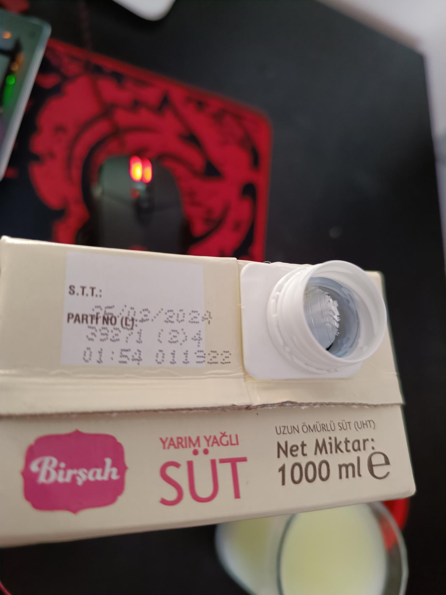 A101'den Aldığım Birşah Süt Yoğurt Çıktı! - Şikayetvar