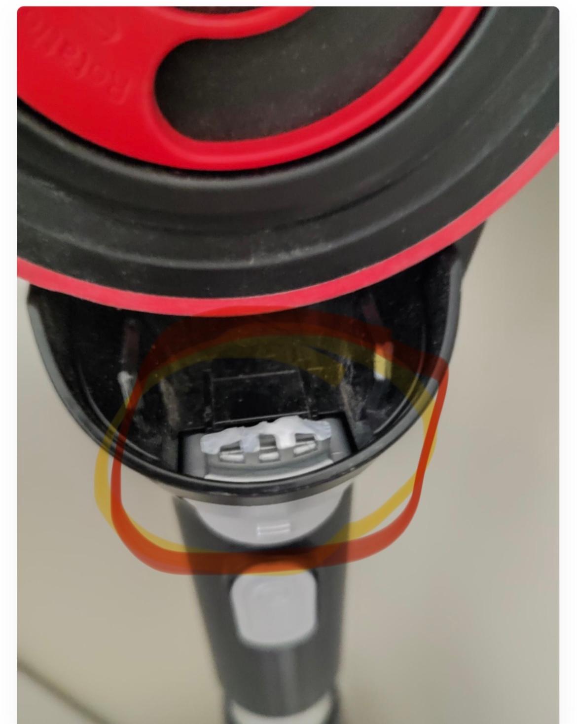 Bosch Dikey Süpürge Plastik Çentik Problemi - Şikayetvar