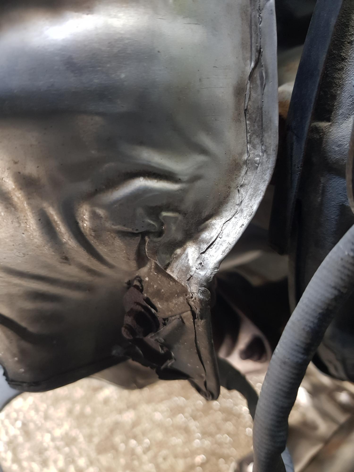 Enriko Aliberti Manifold Isı Sacının Yetkili Serviste Kırılması - Şikayetvar