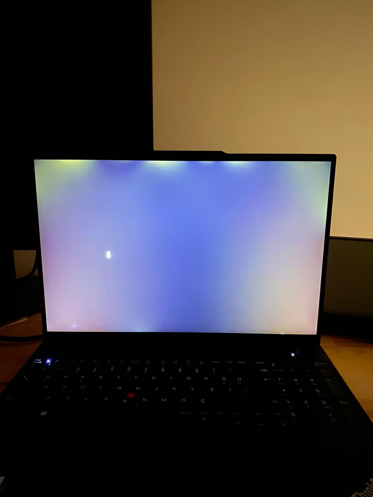 Lenovo Bilgisayar Lenovo ThinkPad Soluk Ekran Rengi Ve Işık Sızması ...