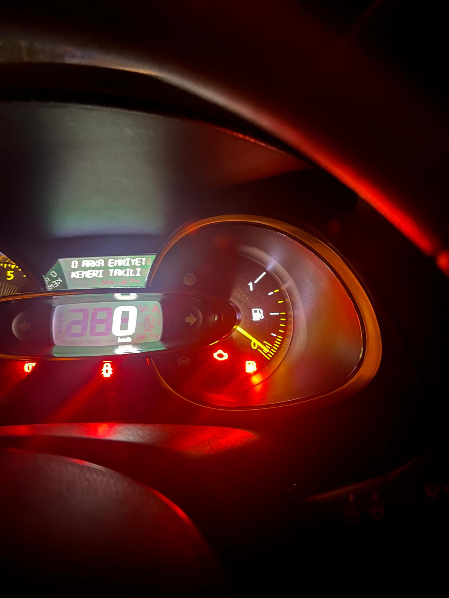 Renault 4 Yakıt İbresi Takılı Kaldı - Şikayetvar