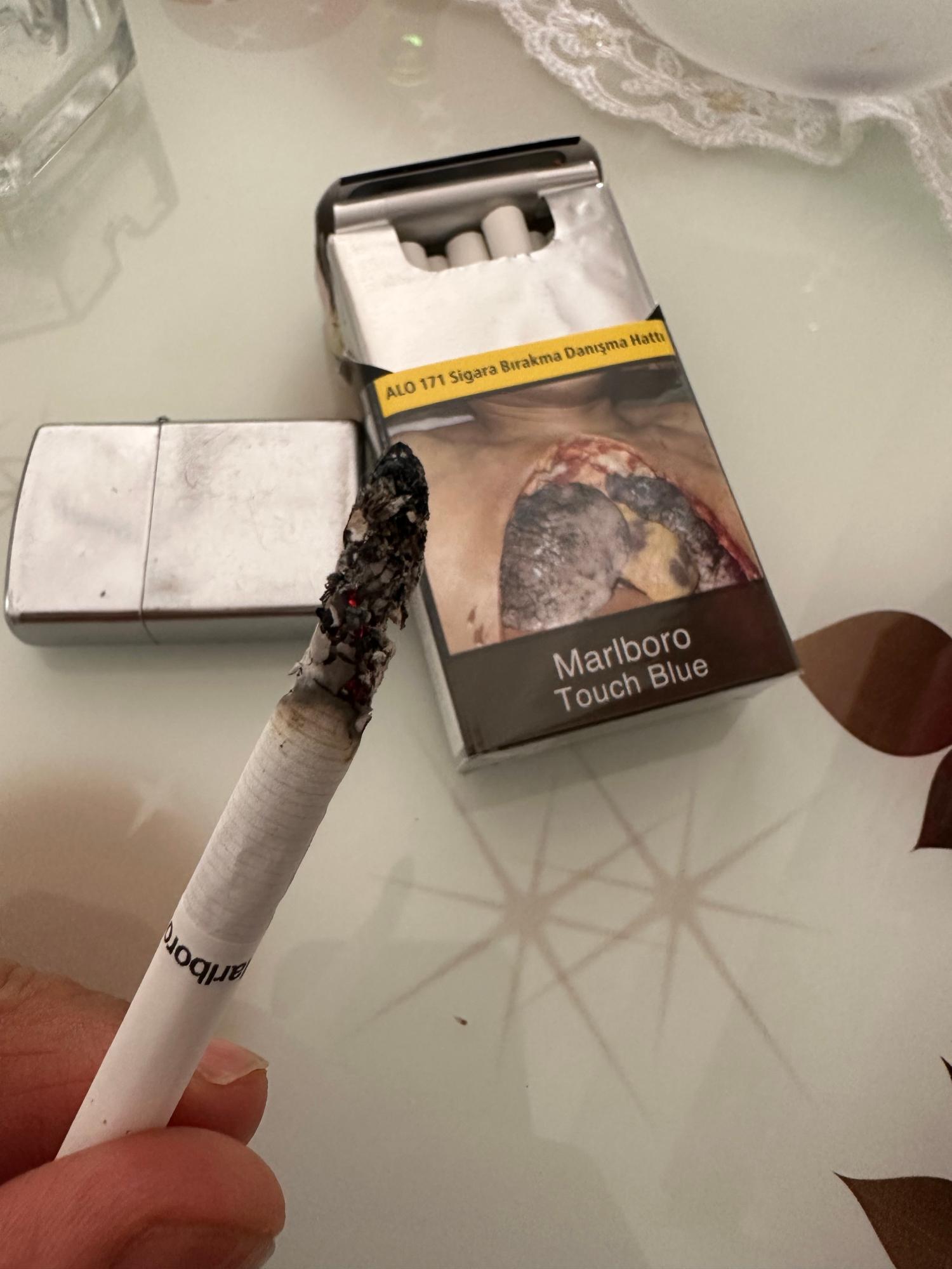 Philip Morris Marlboro Touch Blue Sigarada Odun Parçası Çıkıyor ...
