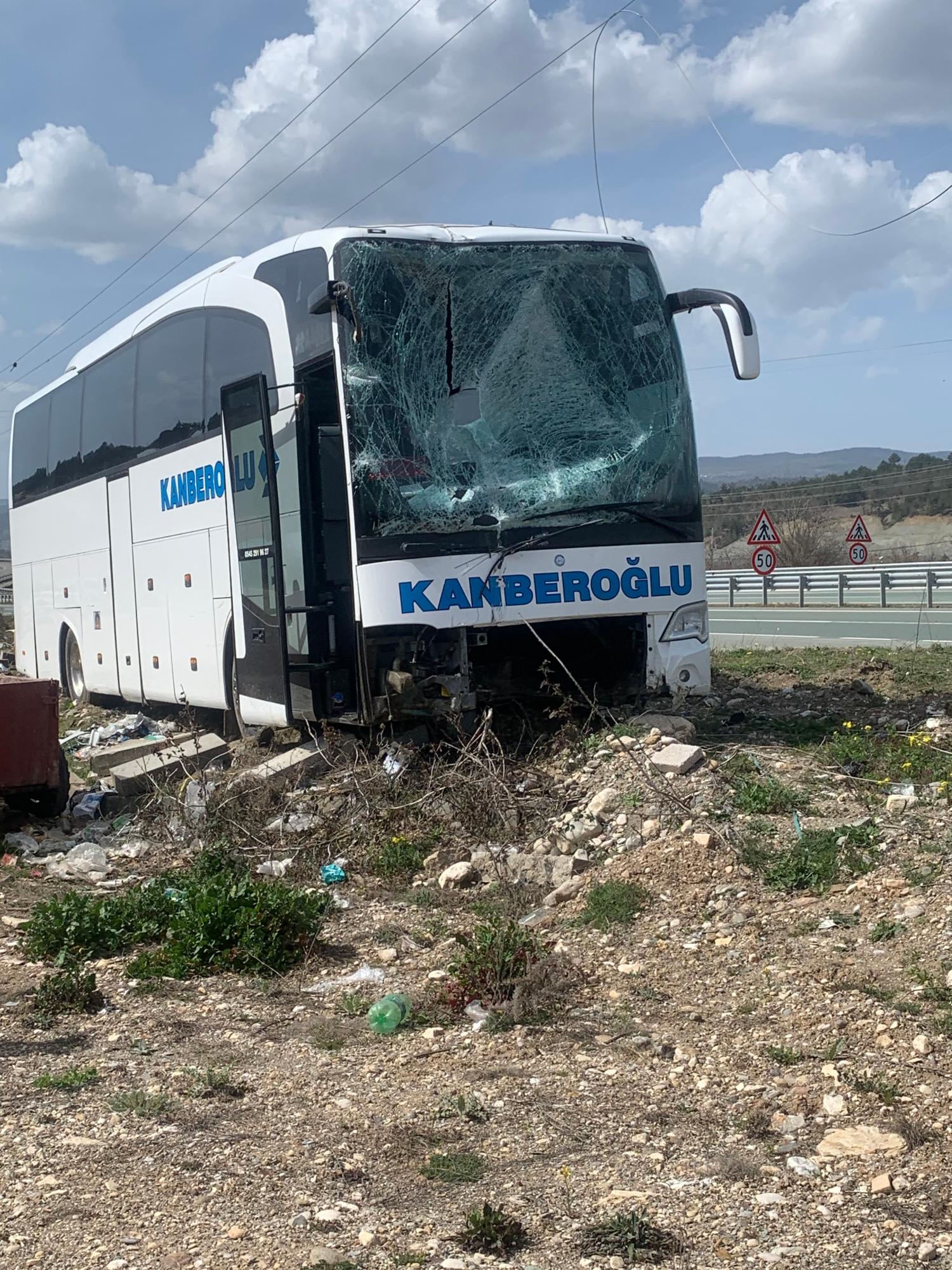 Kanberoğlu Turizm Boş Yolda Kaza - Şikayetvar