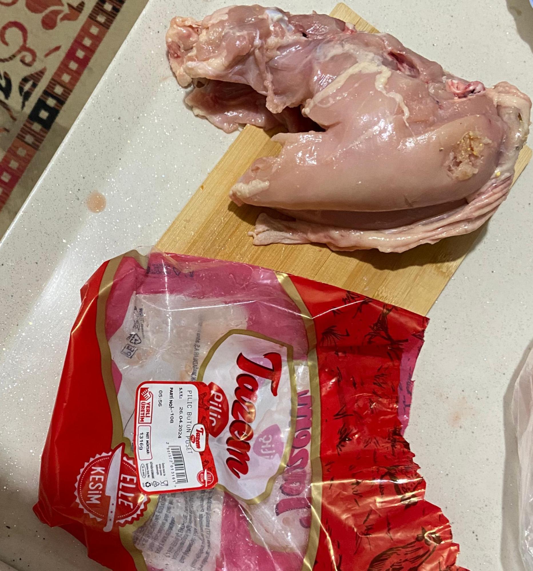 BİM Marketten Aldığım Bütün Tavuğun Göğsünde Çıkan Sarı Bozukluk ...