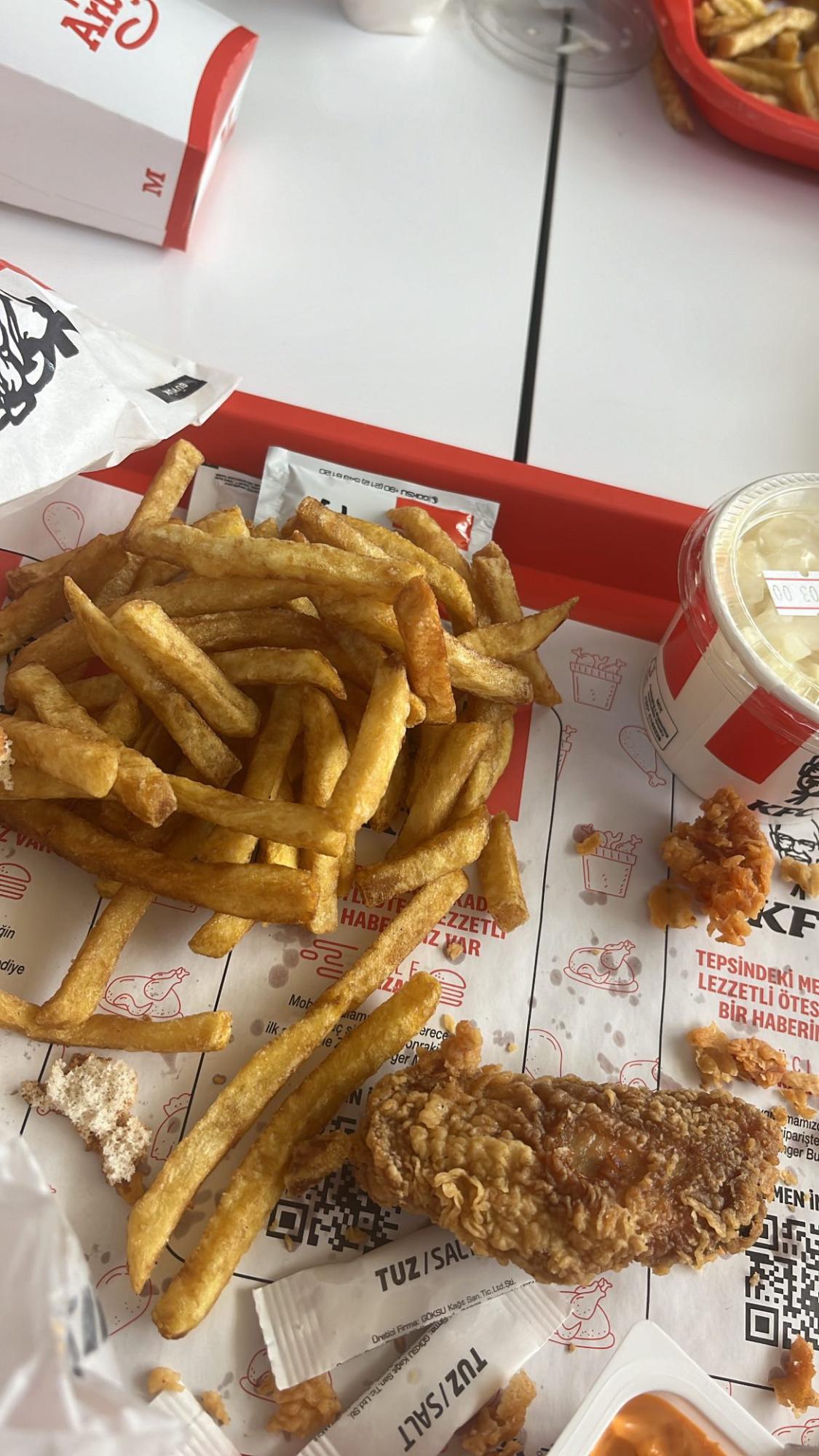 KFC Bayat Yemek Servis Ediyor - Şikayetvar