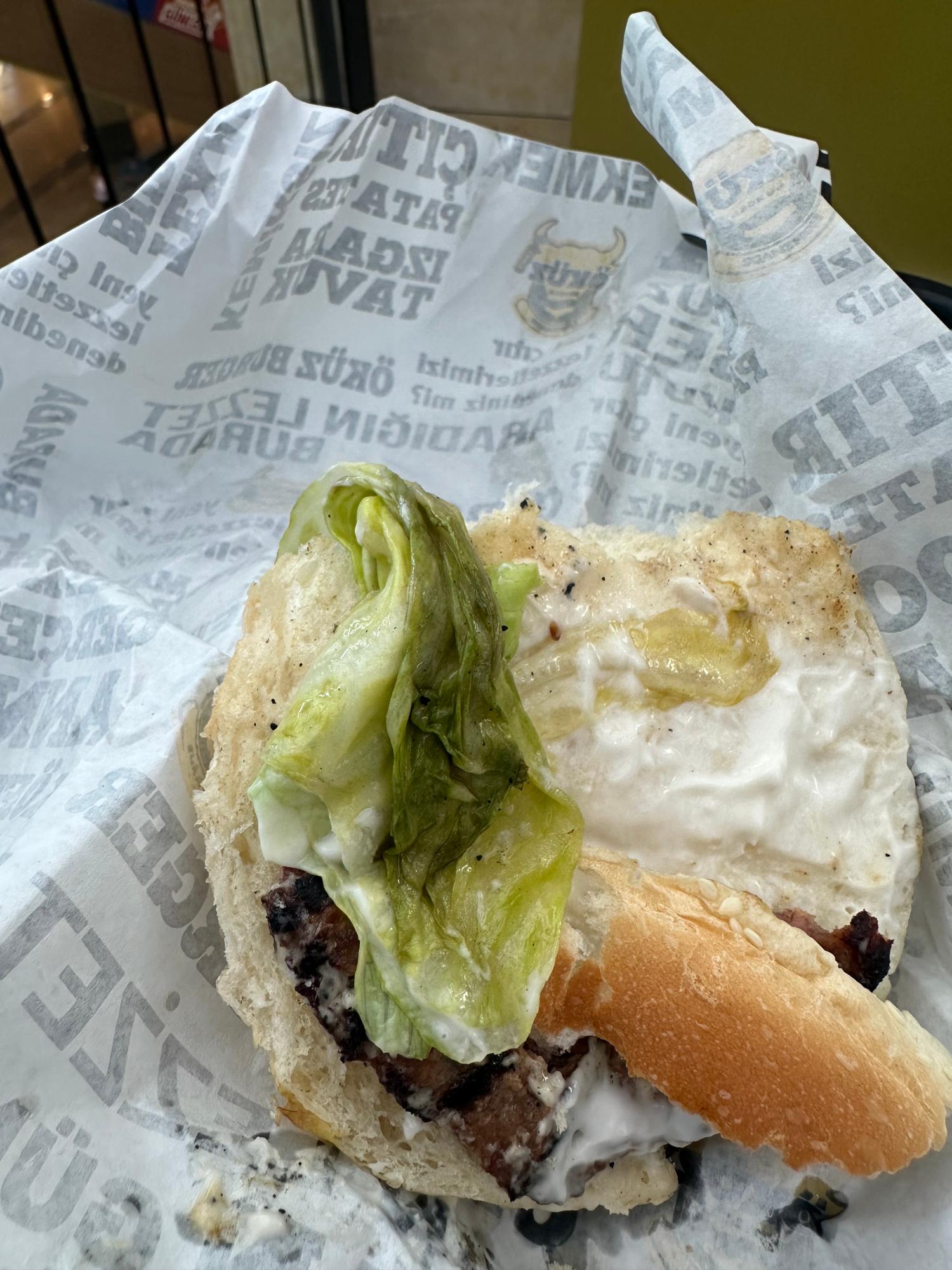 Öküz Burger Şanlıurfa Piazza AVM'de Bozulmuş Marul Skandalı - Şikayetvar