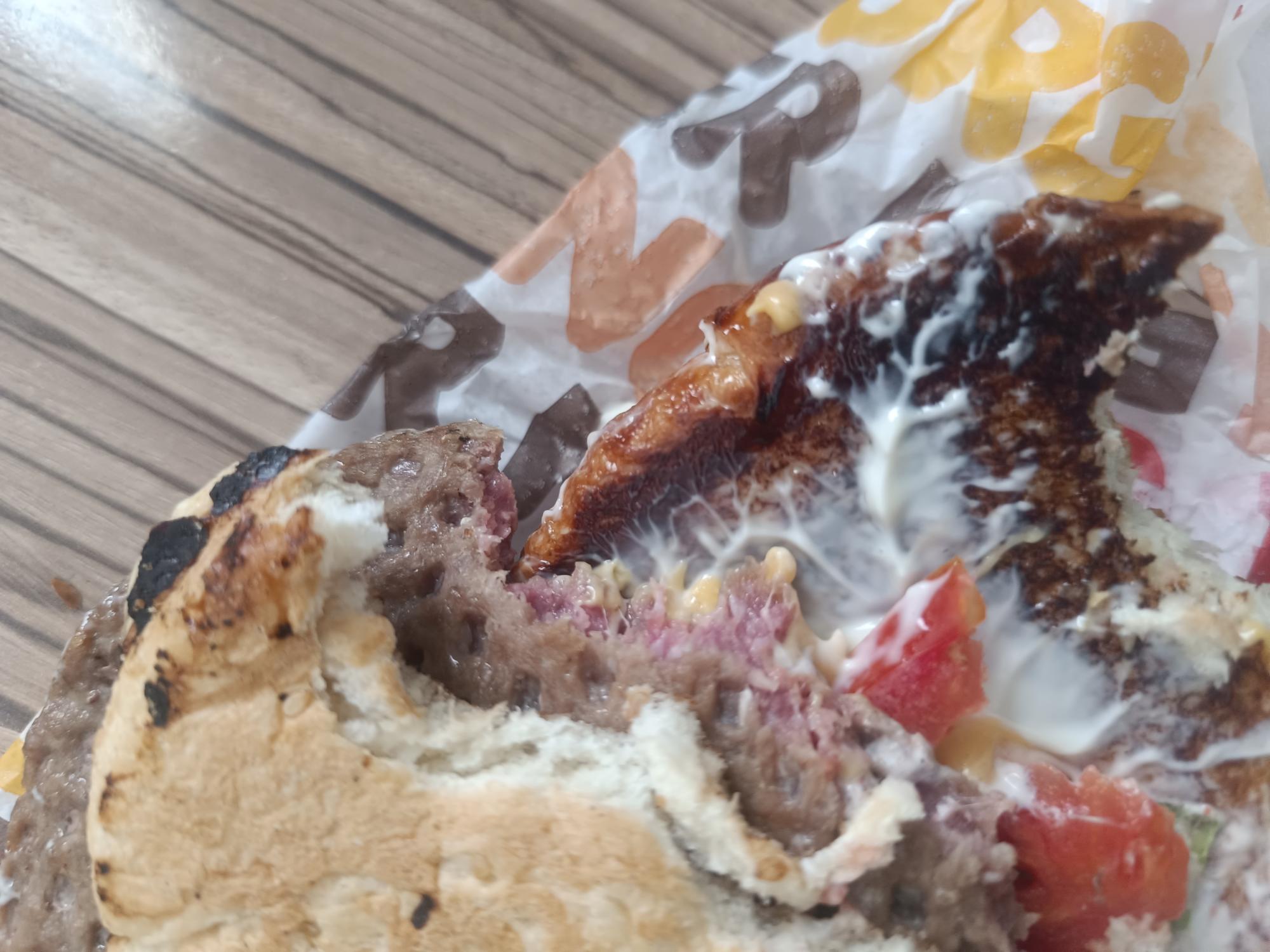 Burger King Çig Et Ve Yanmış Bayat Ekmek Siparişi - Şikayetvar