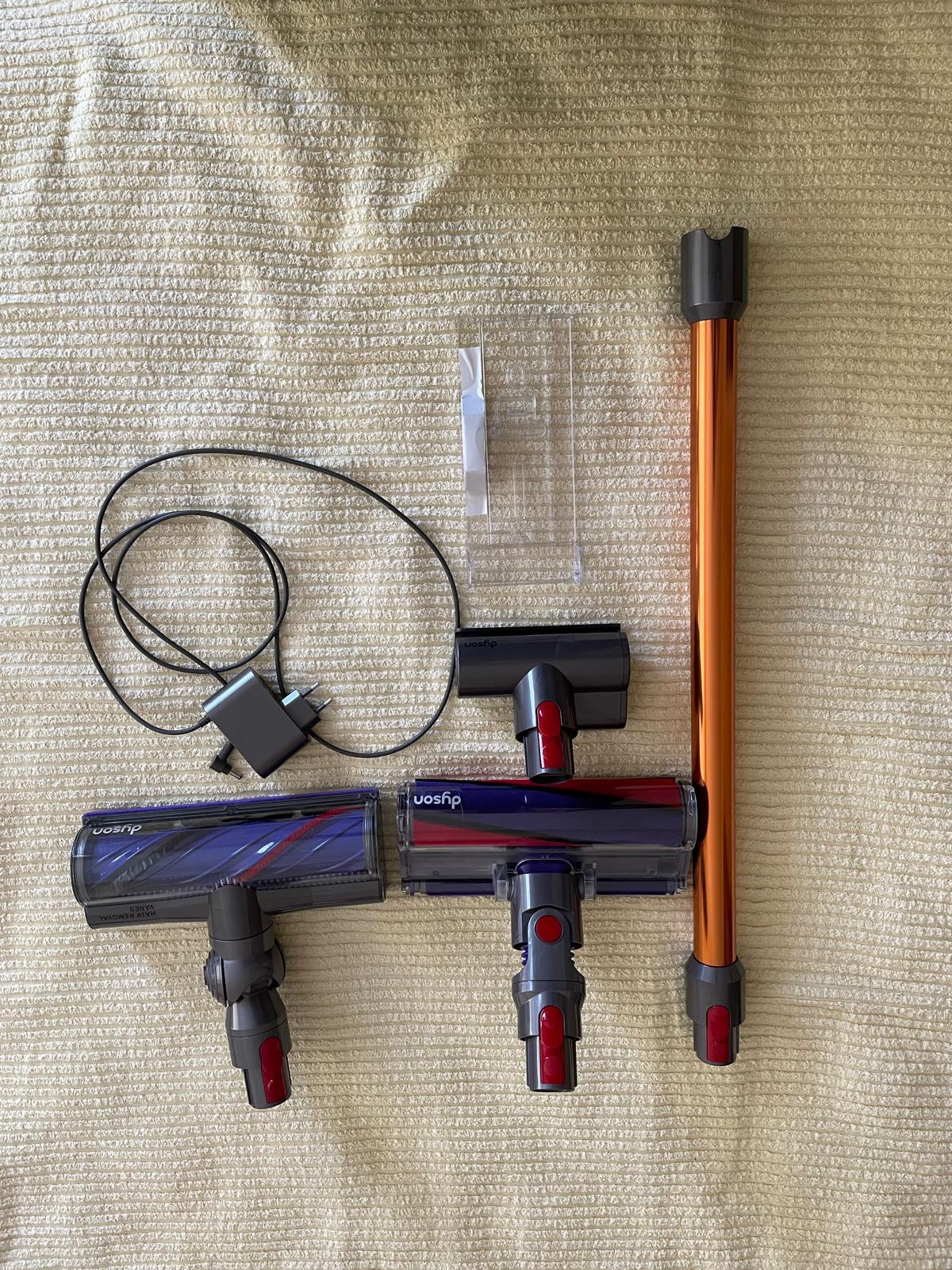 Dyson V10 Kutu İçinden Askı Aparatı Eksik Çıktı - Şikayetvar
