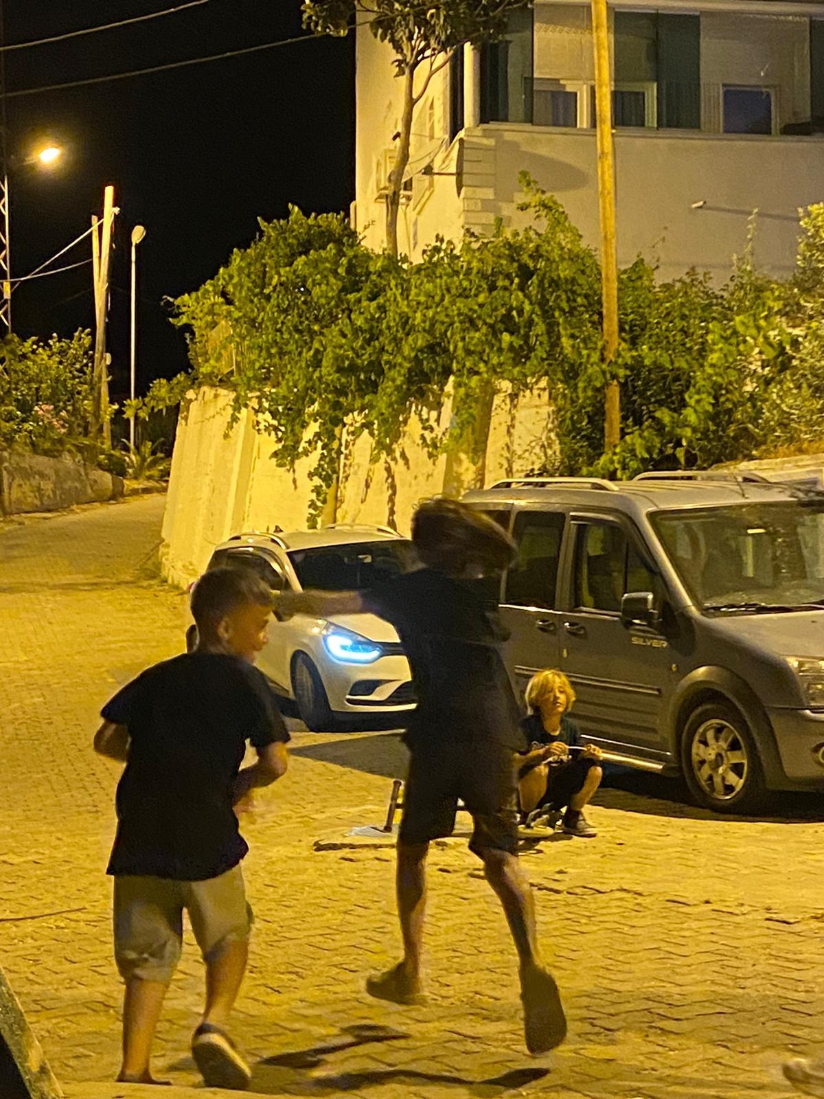 Renault Clio Park Halindeki Aracın Otomatik Farı Açılıyor - Şikayetvar