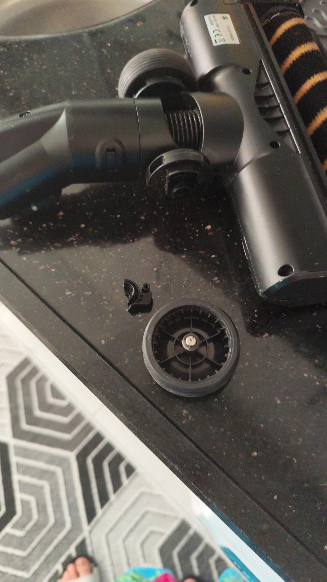 Bosch Elektrikli El Aletleri Bosch Dikey Süpürge Tekerlek Kırılması ...