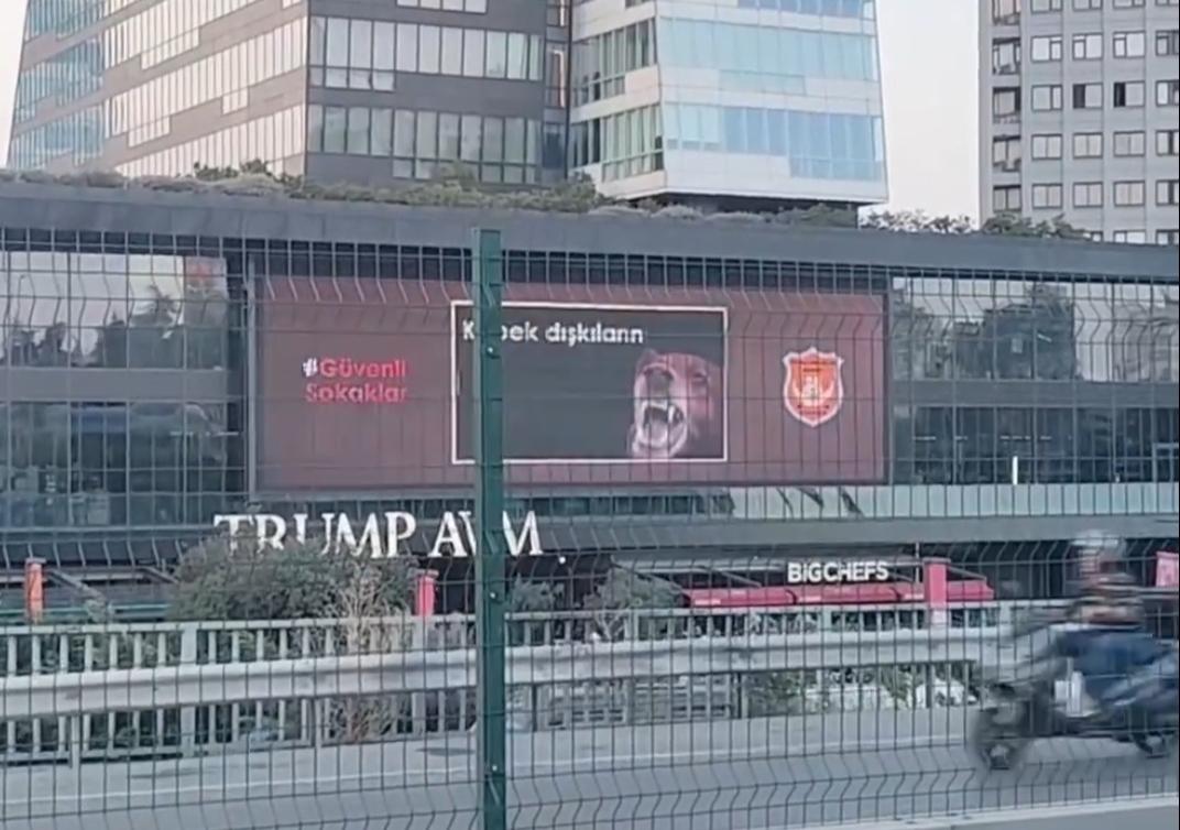 Trump Avm Afişi Nefret Ve Kine Yönelik - Şikayetvar