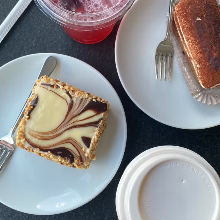 Starbucks Bozuk Cheesecake Satıyor - Şikayetvar