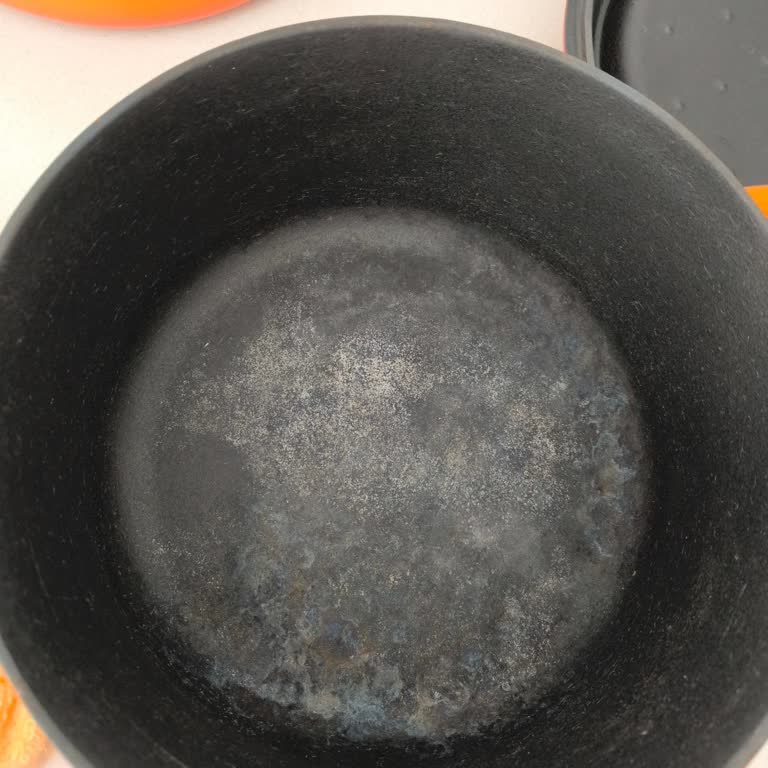 Lava Metal Lava Döküm Tencere Beyaz Leke - Şikayetvar