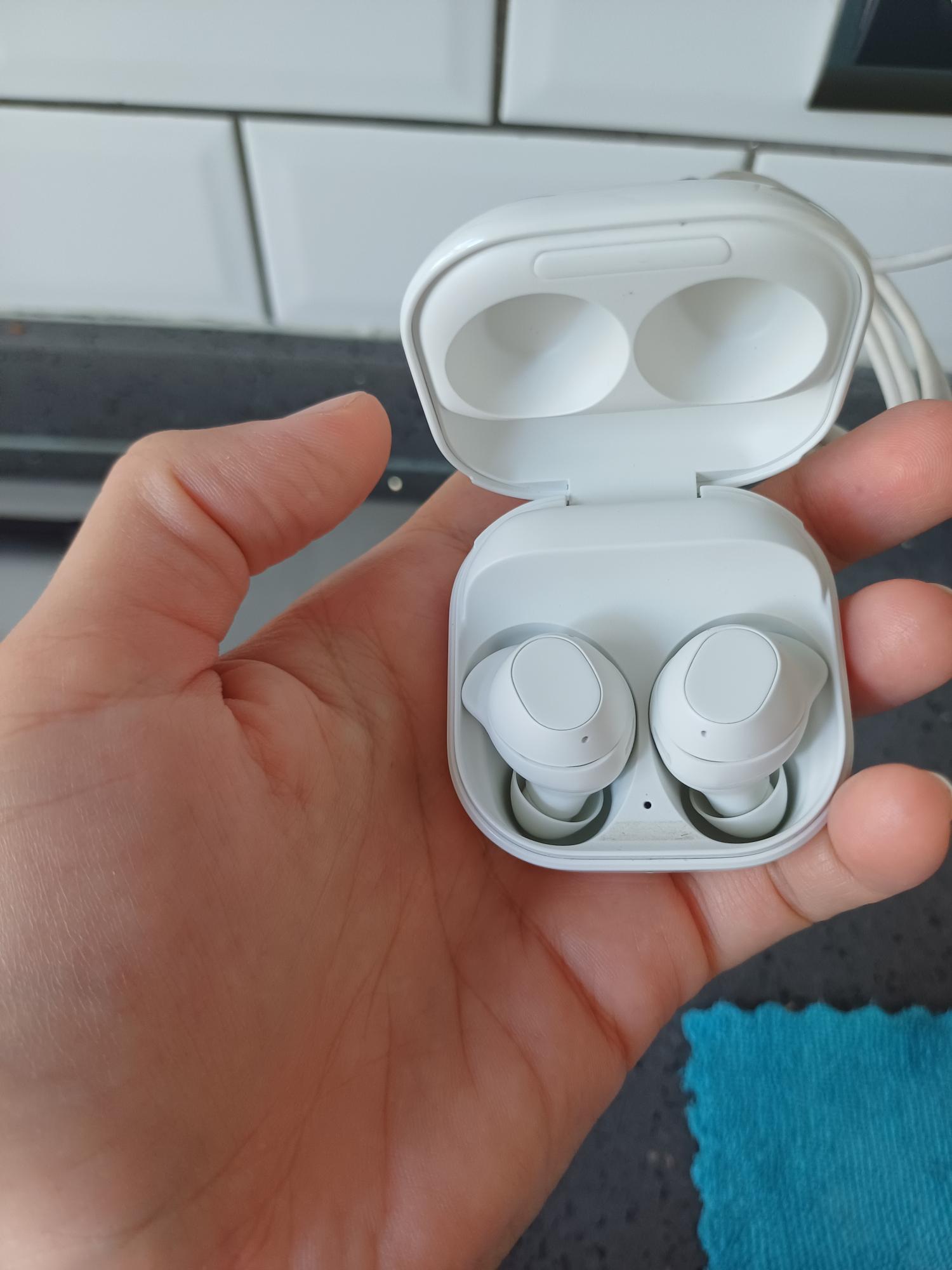 Samsung Buds Fe Sol Kulaklık Şarj Olmuyor - Şikayetvar