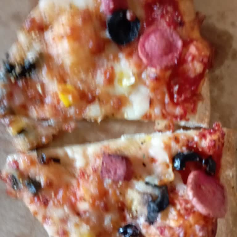 Little Caesars Hayatta Gördüğüm En Komik Pizza Hamur Sos Size Pizzacı ...