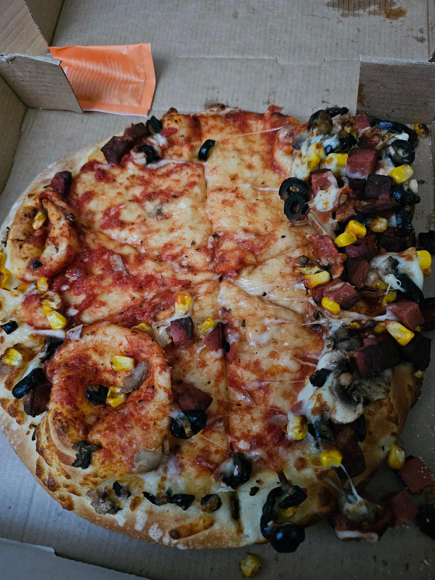 Little Caesars Hamuru Ayrı Malzemesi Ayrı Pizza! - Şikayetvar