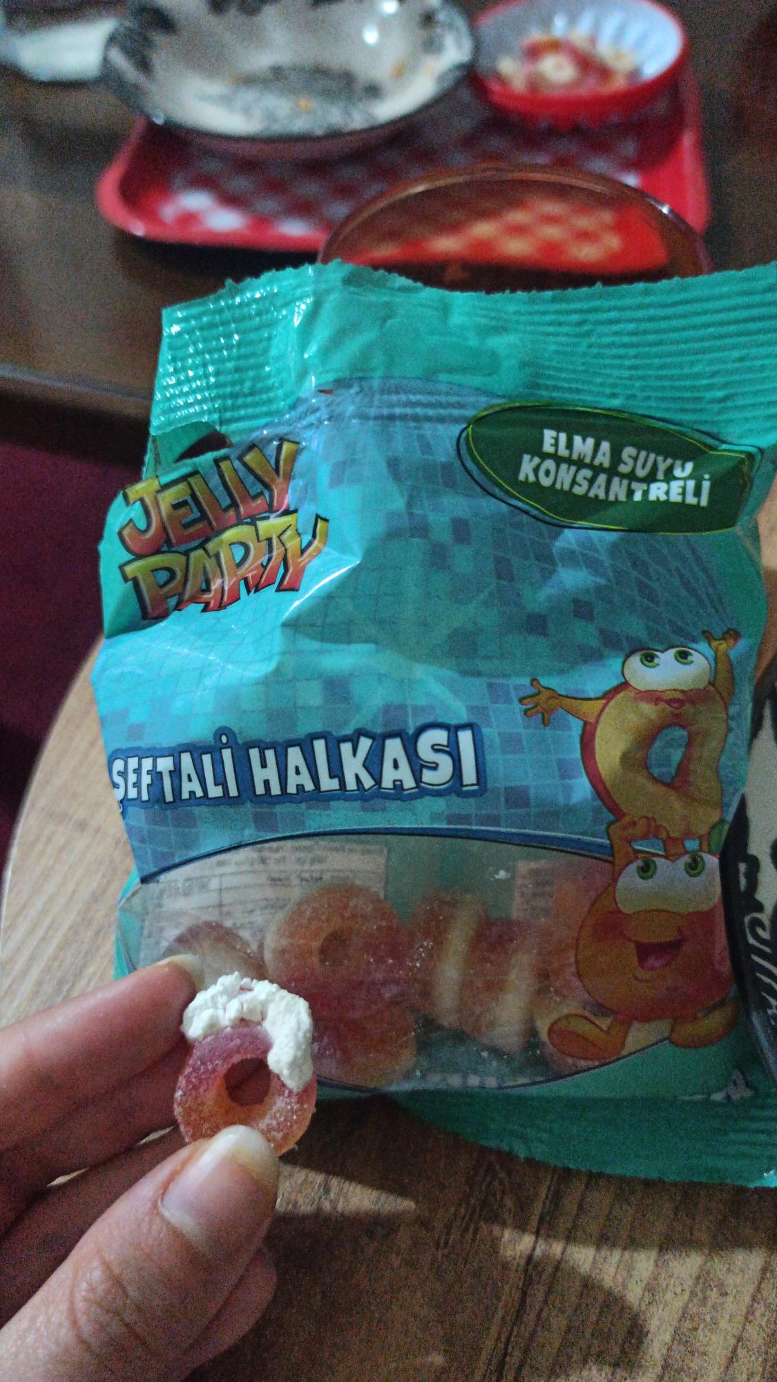 BİM Jelly Party Jelibonun İçinden Garip Bir Şey Çıktı - Şikayetvar