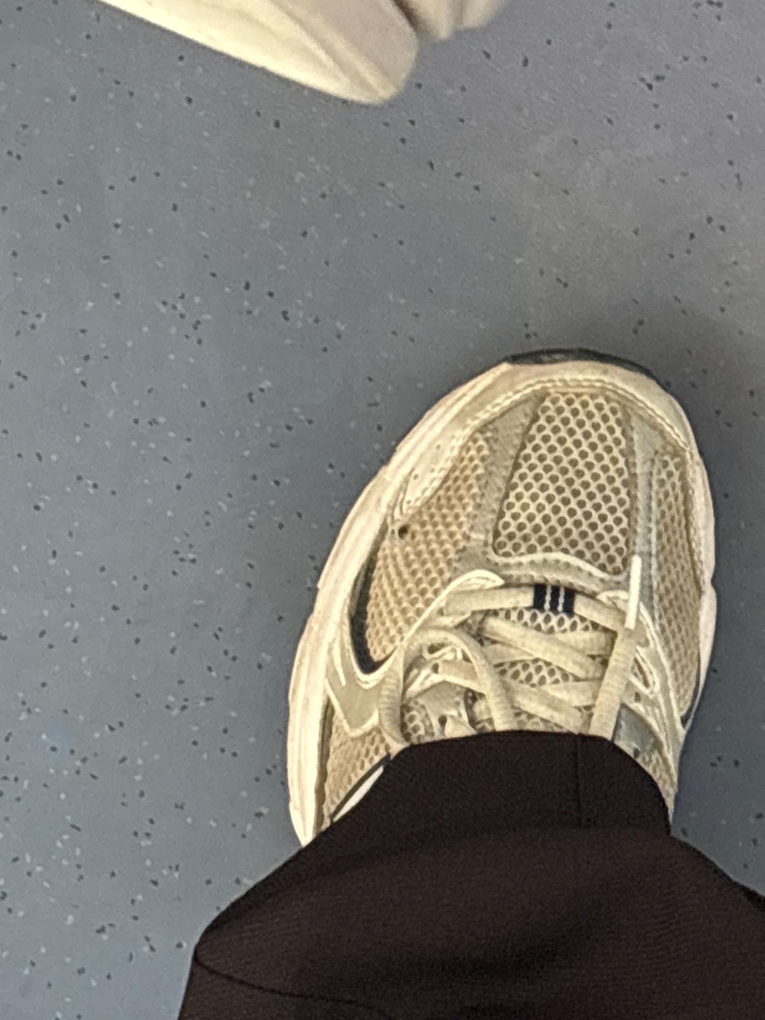 My New Balance 530 Sneakers Developed Rips in Less Than a Year - Xolvie