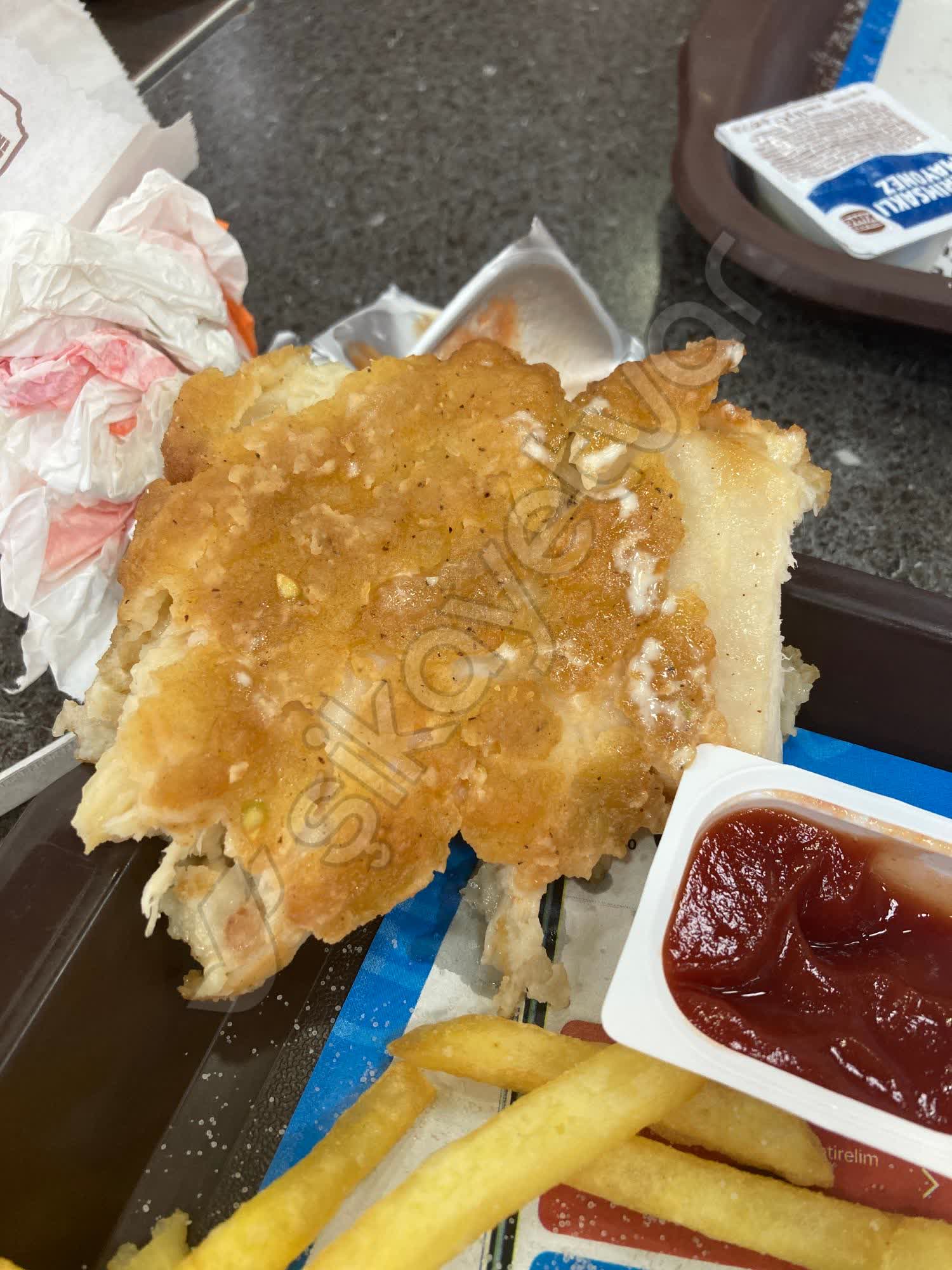 Burger King Gurme Tavuk Menüde Pişmemiş Tavuk Sorunu - Şikayetvar