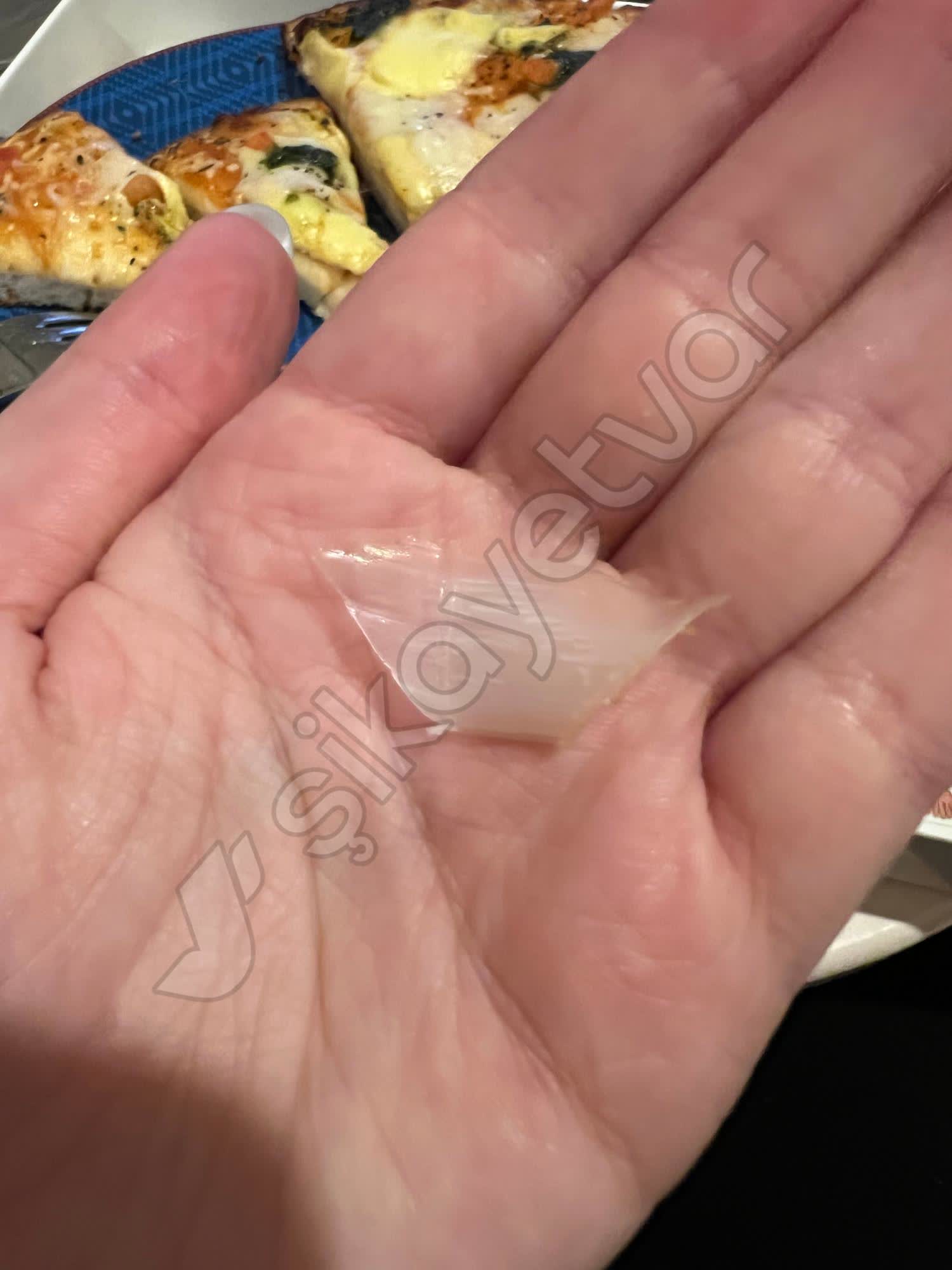 Dr. Oetker Guseppe Pizza'da Plastik Var !!! - Şikayetvar