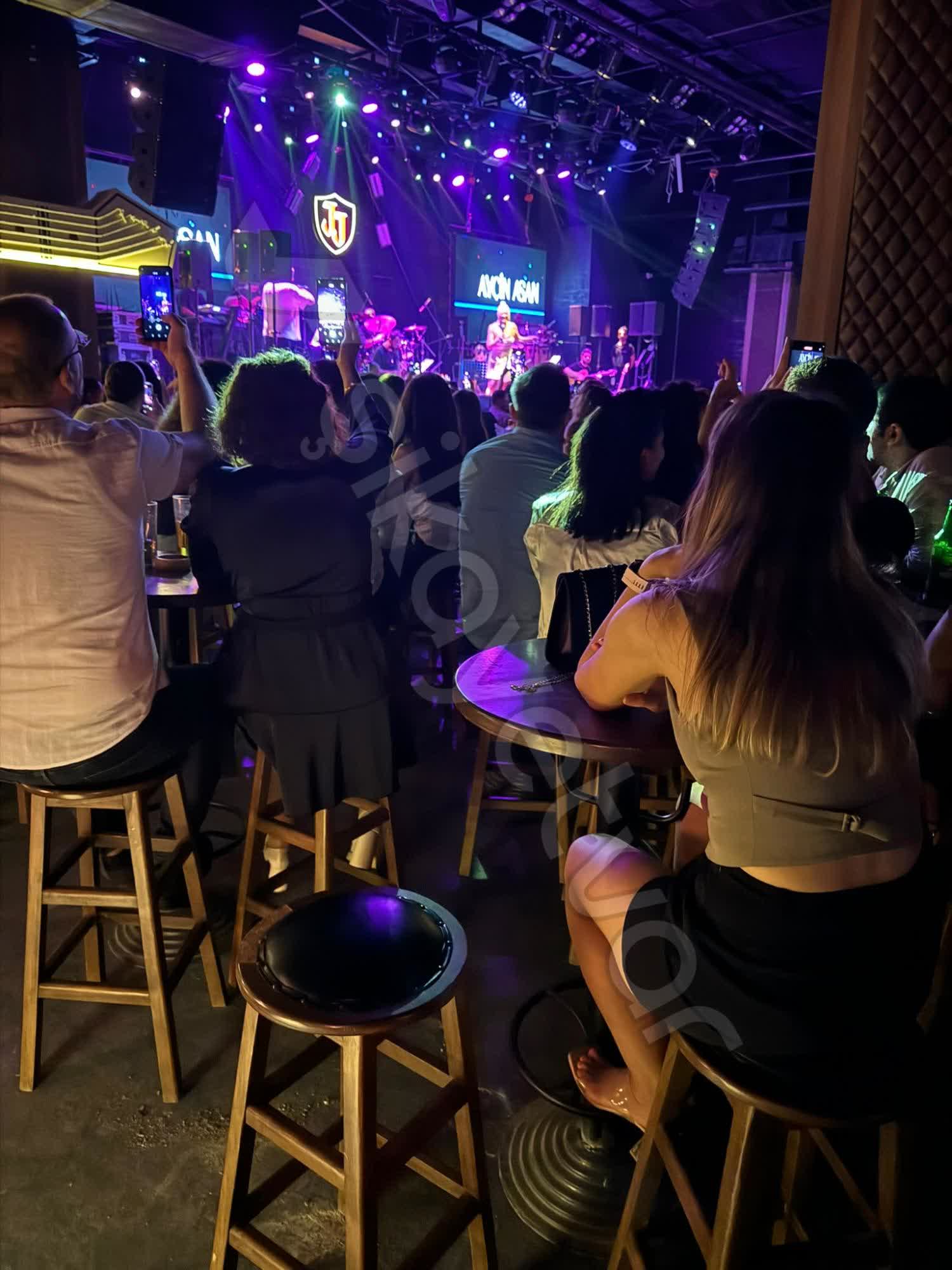 Jolly Joker Sahne Önü Aldık Sonuç Bistro İle Yan Yana Oturduk - Şikayetvar