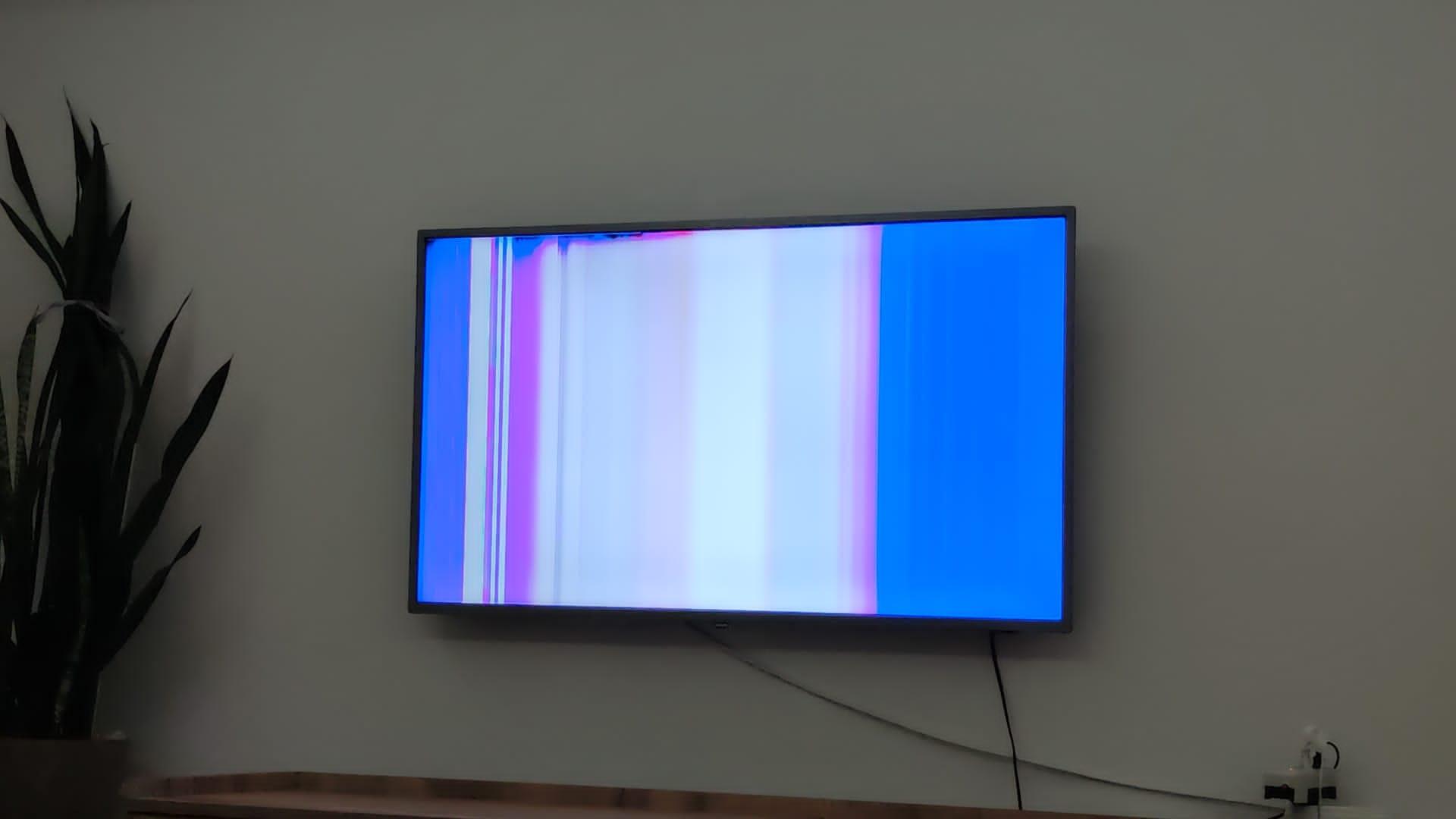 Philips 50PUS7303/12 TV con Distorsión de Pantalla - Xolvie
