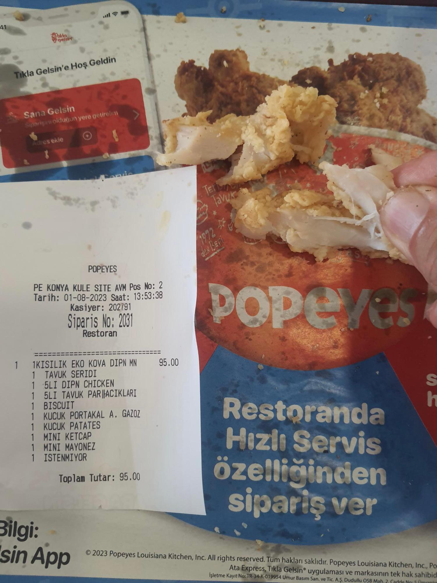 Popeyes Sirviendo Pollo Crudo a Pesar de las Quejas - Xolvie