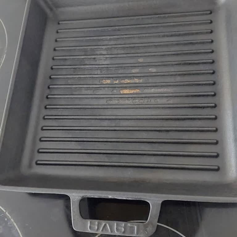 Lava Metal Döküm Kızartma Tavası Siyah Dibinde Beyazlaşma Sorunu ...