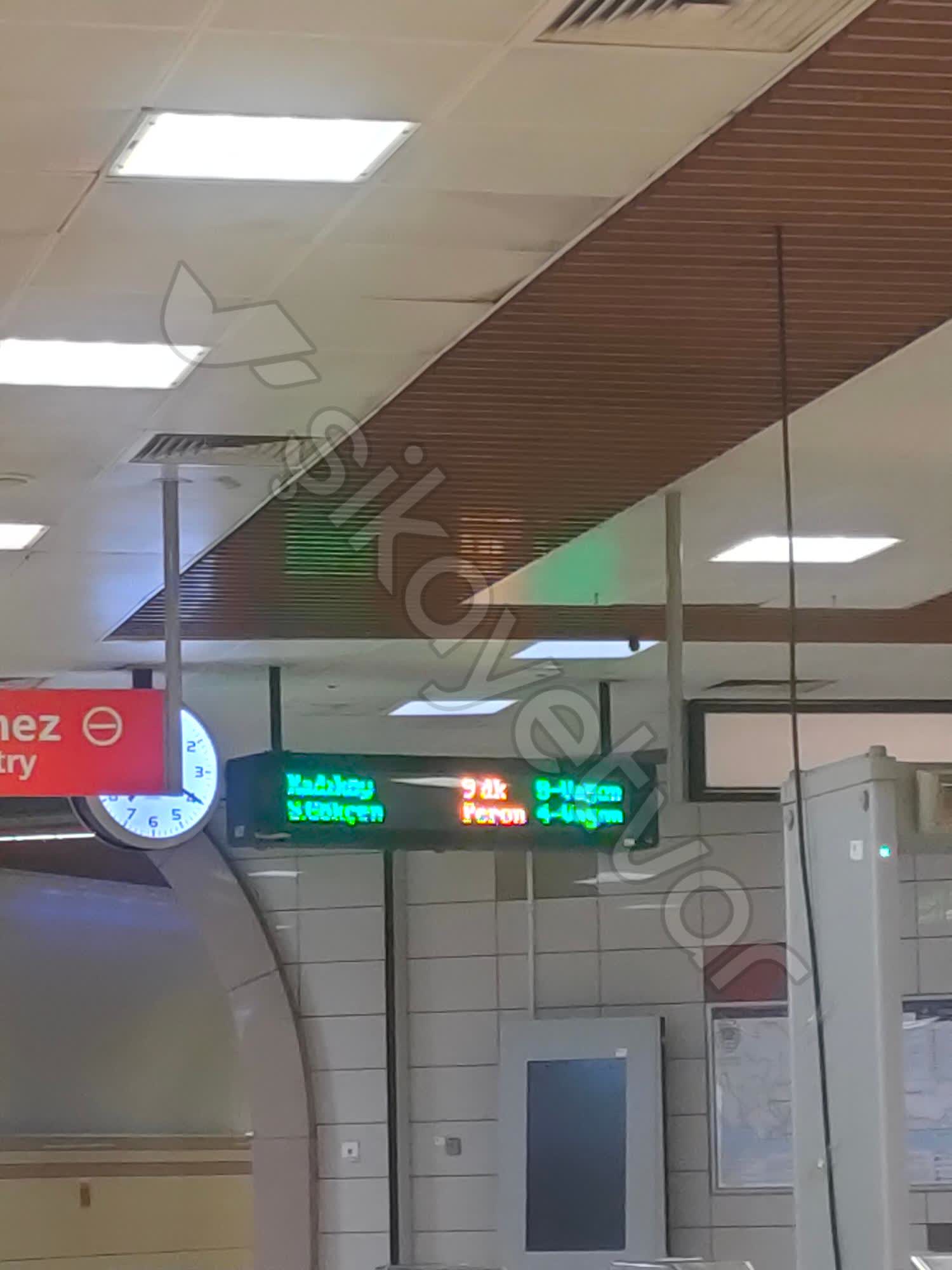 İstanbul Büyükşehir Belediyesi İBB M4 Metro Seferlerini Giderek ...