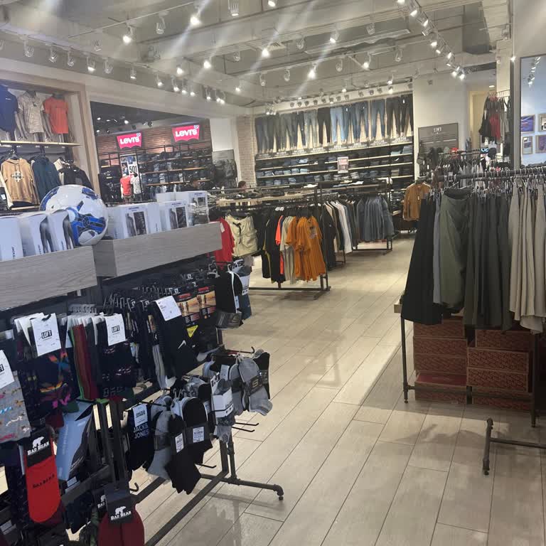 Loft Mardian AVM Deki Jack Jones Ve Diğer Ünlü Markaların Ortak ...