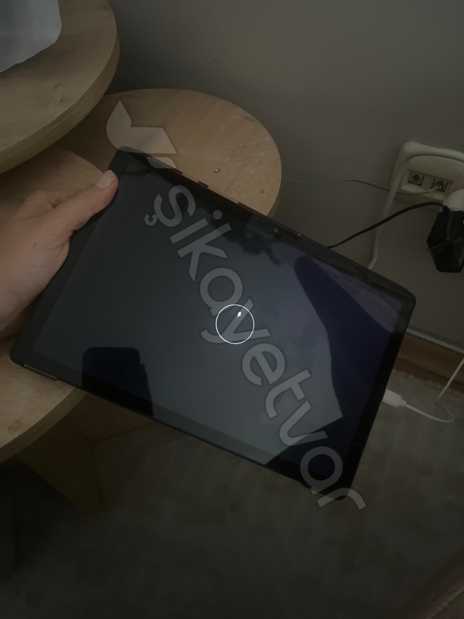 Samsung Tablet Not Charging or Turning On – Lightning Icon Blinking ...