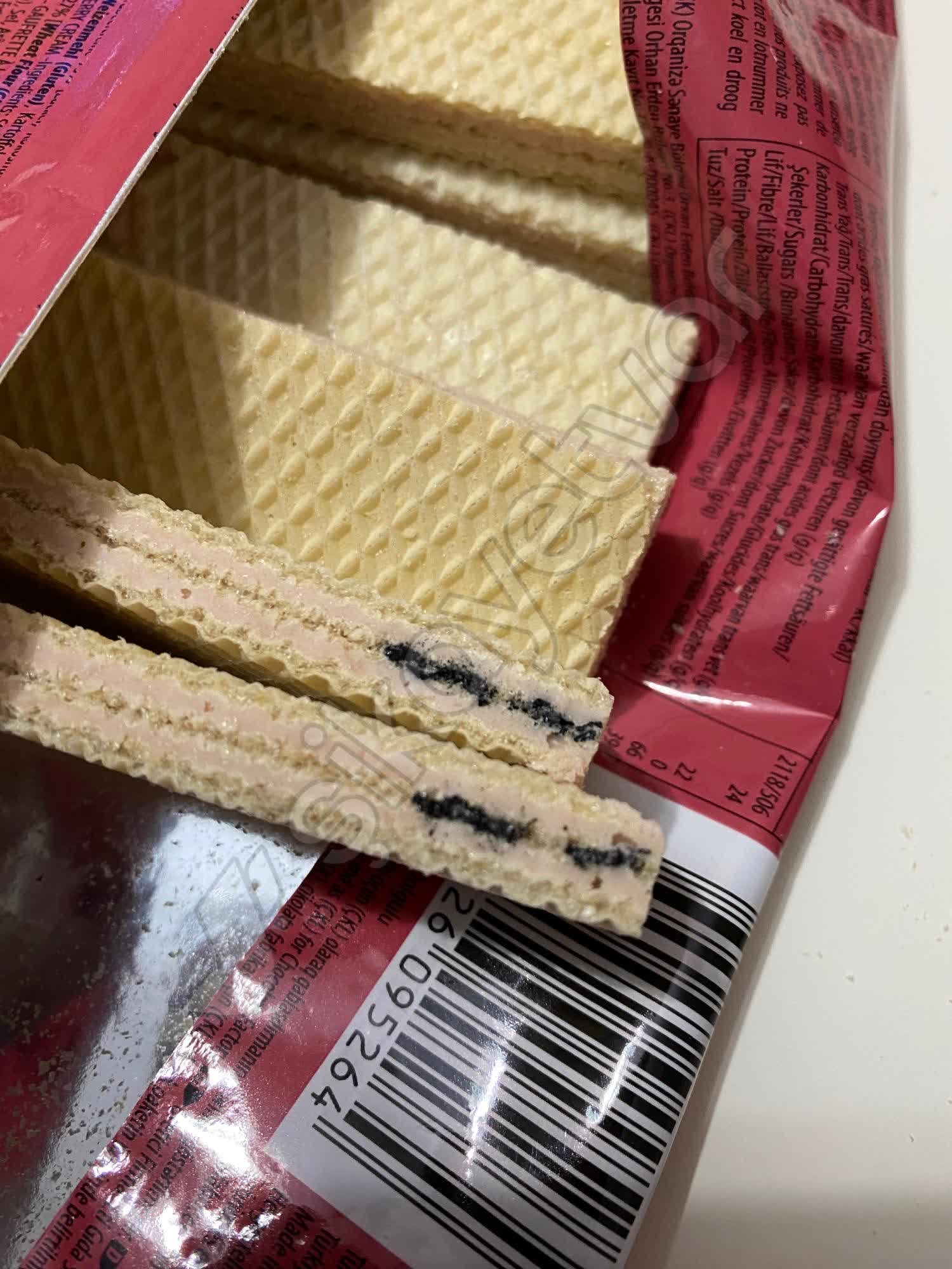 Eti Çilekli Gofrette Beklenmedik Siyah Lekeler - Şikayetvar