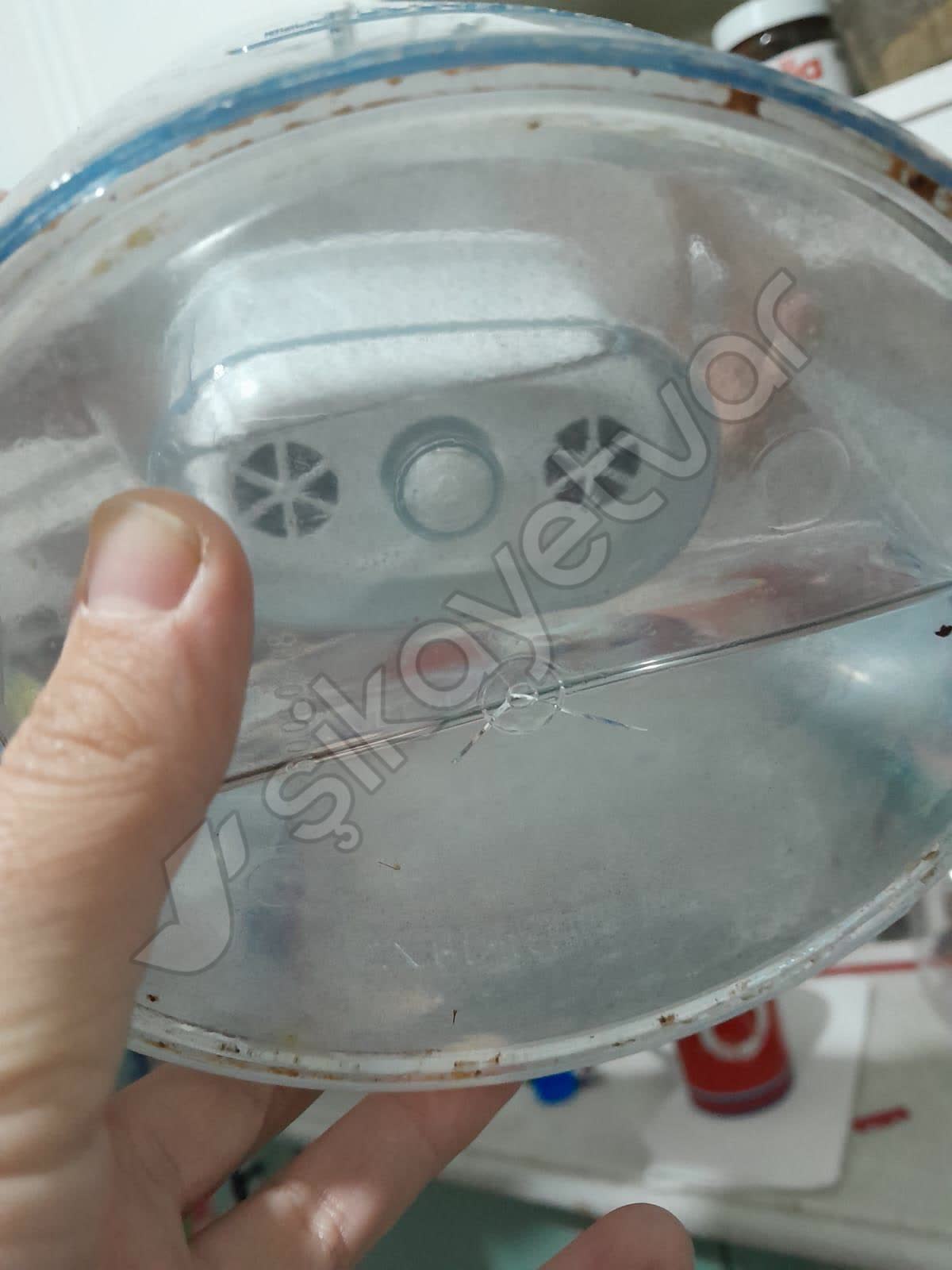 Brita Pitcher Cracked and Leaking in Less Than a Year - Xolvie