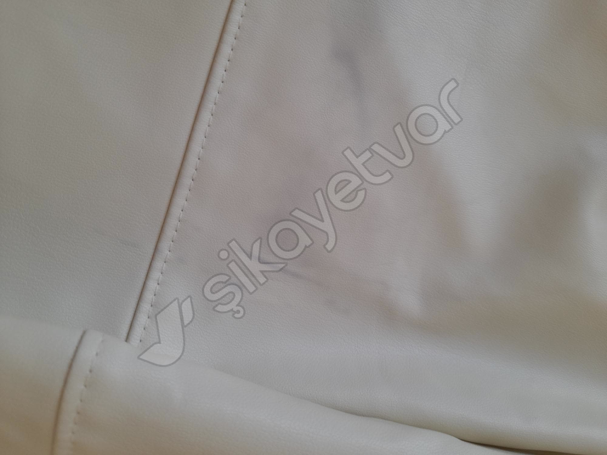 Manuka Krem Rengi Deri Pantolondaki Kalıcı Siyah Lekeler - Şikayetvar