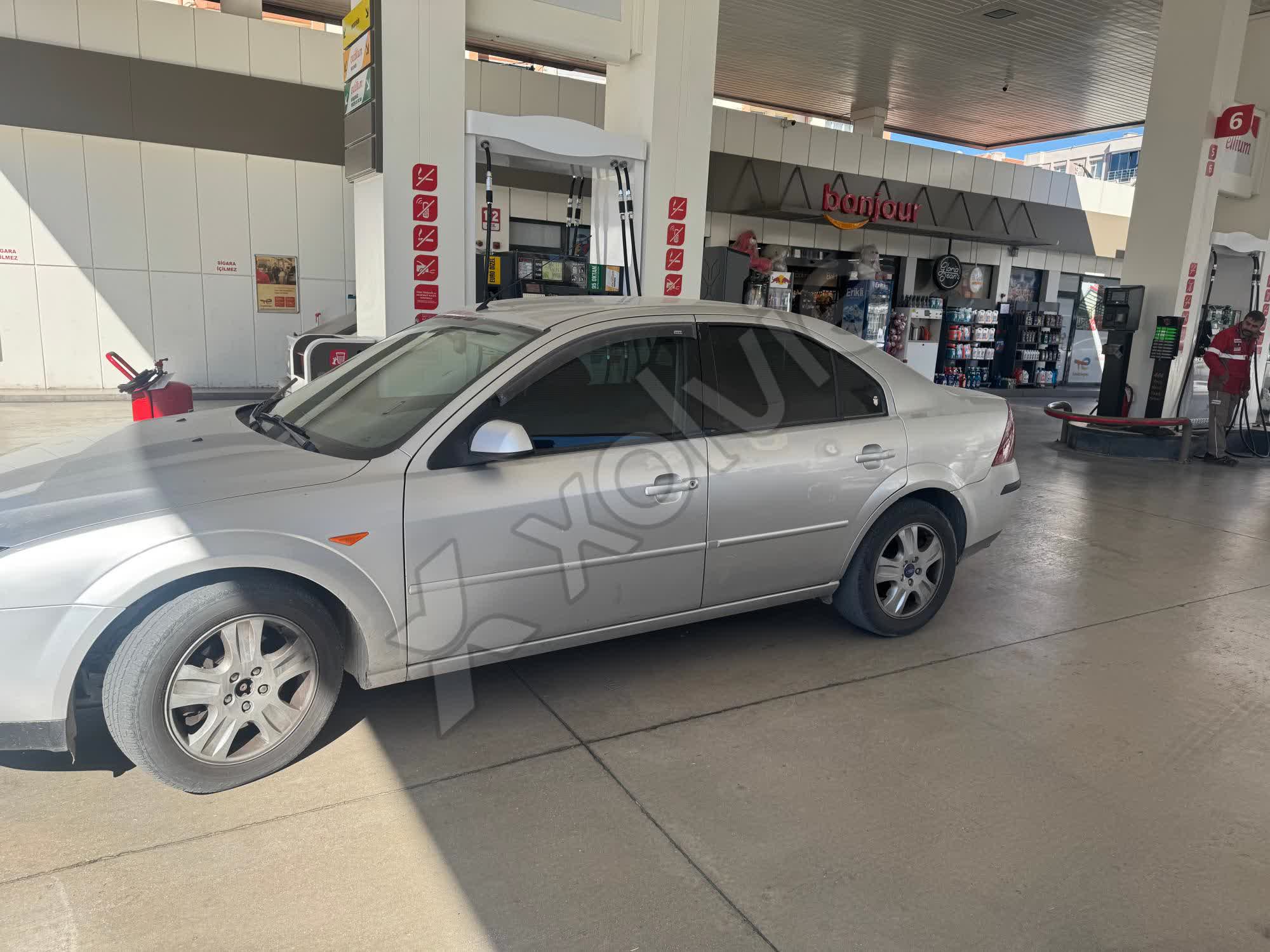 Total Total Gas Pump Malfunctioned Causing Fuel Spill with No Manager ...