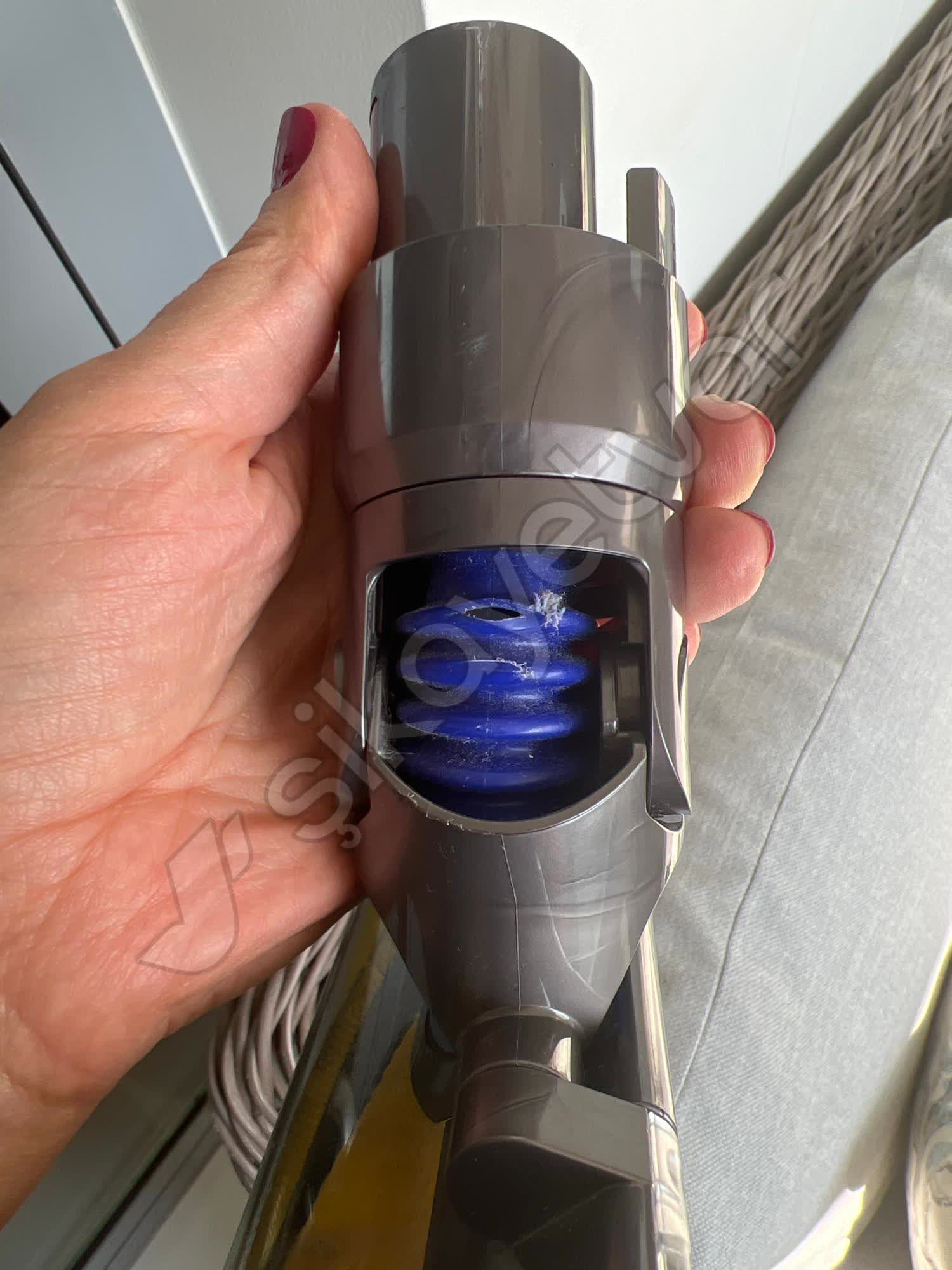 Dyson V15 Süpürge Başlık Sorunu: Tekrarlayan Yırtılma Ve Ücretli ...