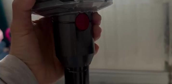 Dyson Vacuum Constantly Malfunctions After 5 Months – Filter Alert and ...