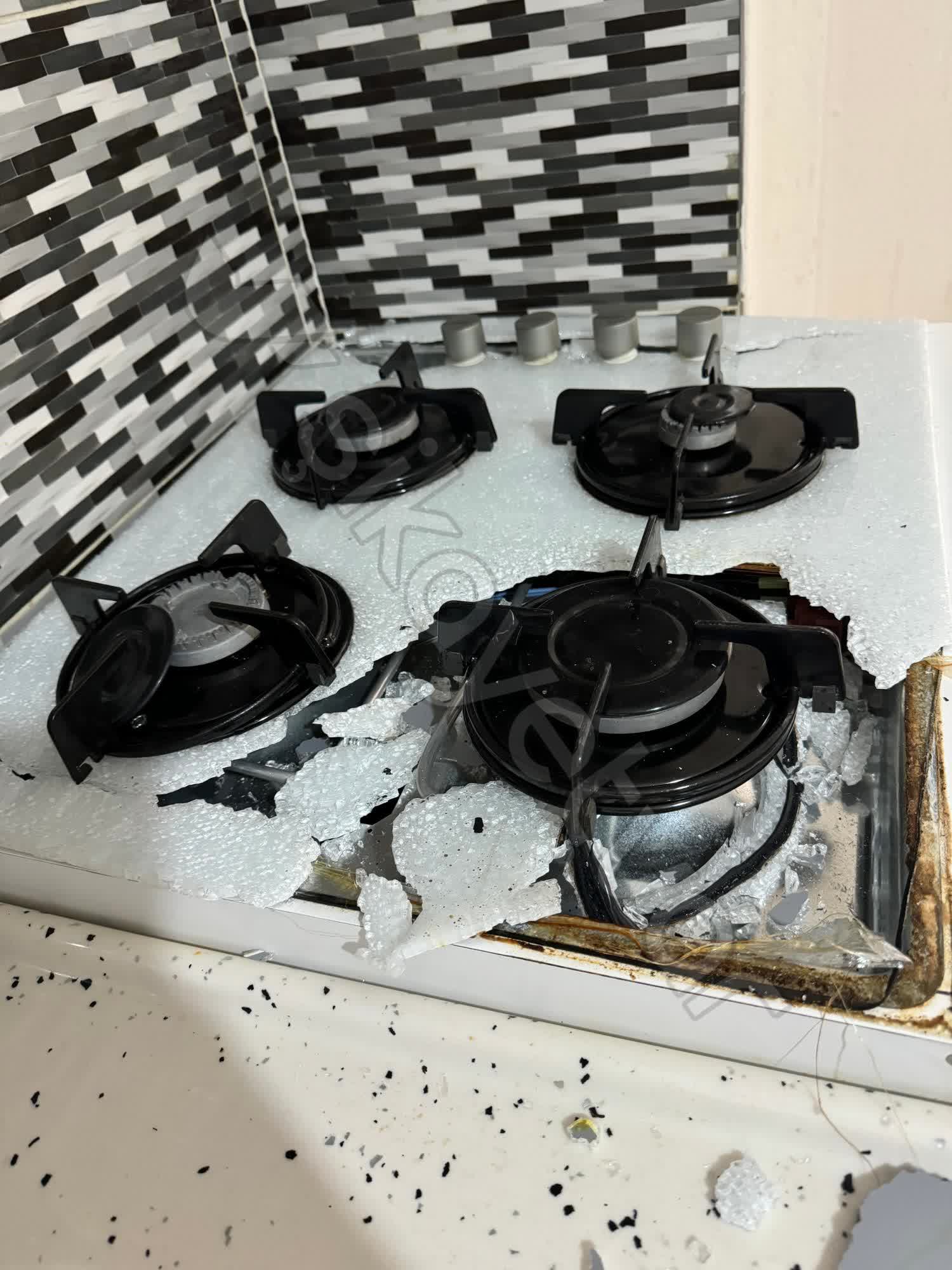 Esty Built-In Stove Glass Exploded with Pot on Top - Xolvie