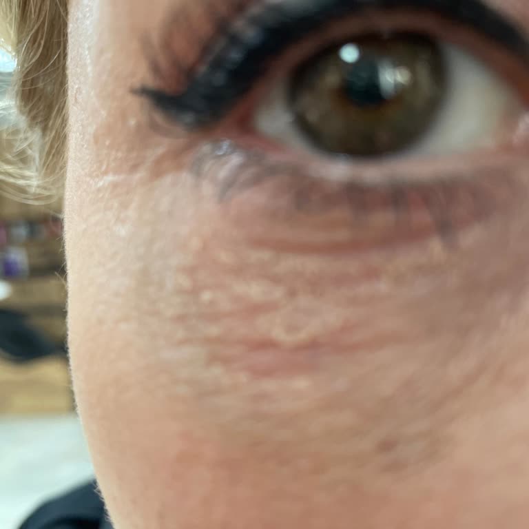 Estee Lauder Read Customer Complaints and Reviews - Xolvie