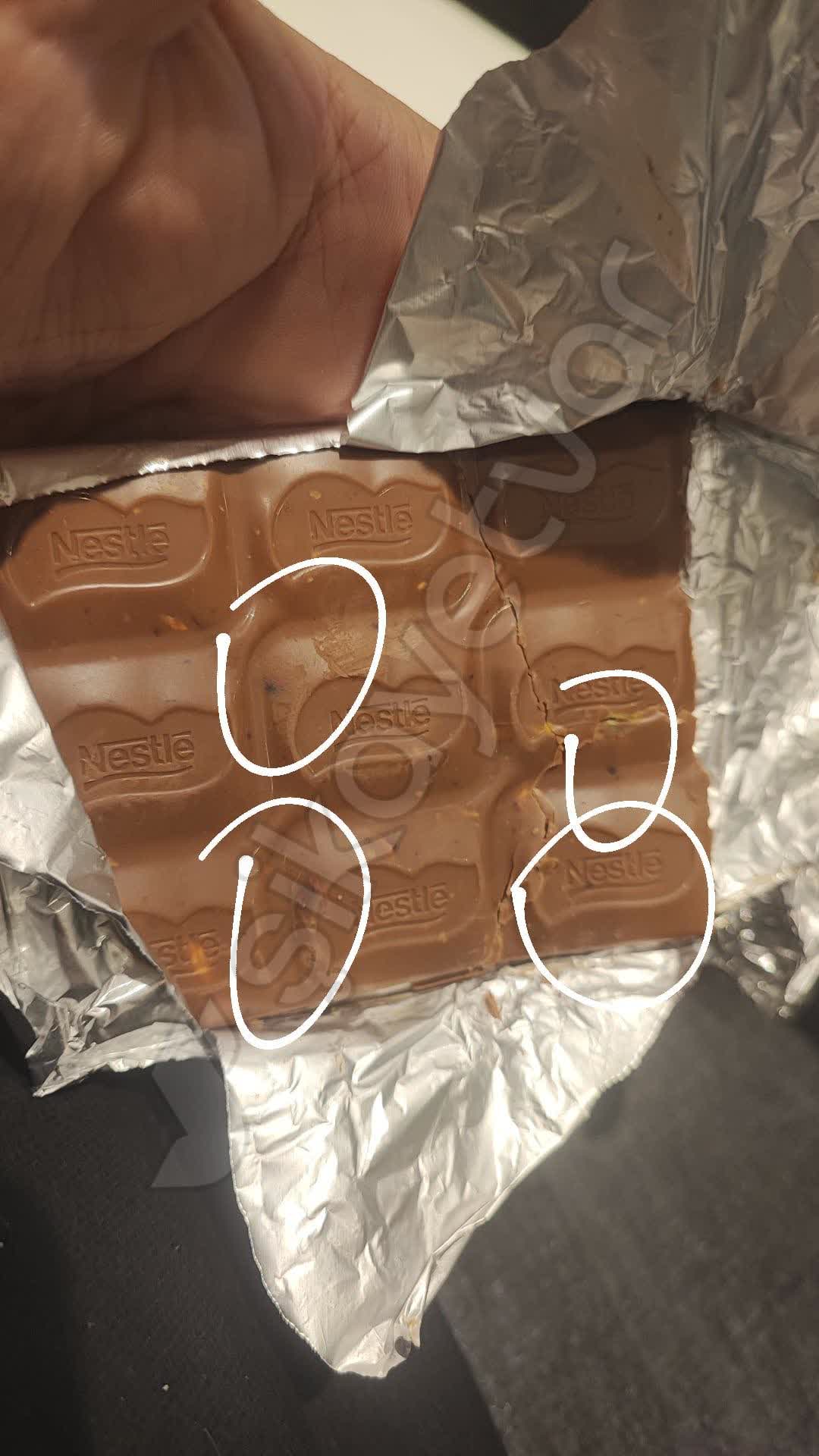 Nestle Çikolata Üzerindeki Siyah Lekeler Ve Yetersiz Müşteri Hizmeti ...