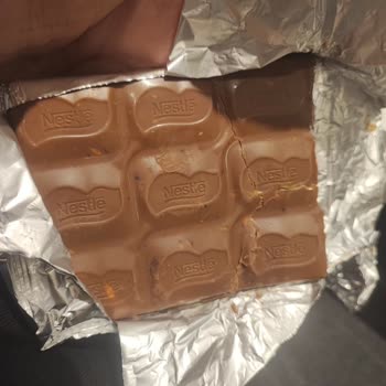 Nestle Çikolata Üzerindeki Siyah Lekeler Ve Yetersiz Müşteri Hizmeti ...