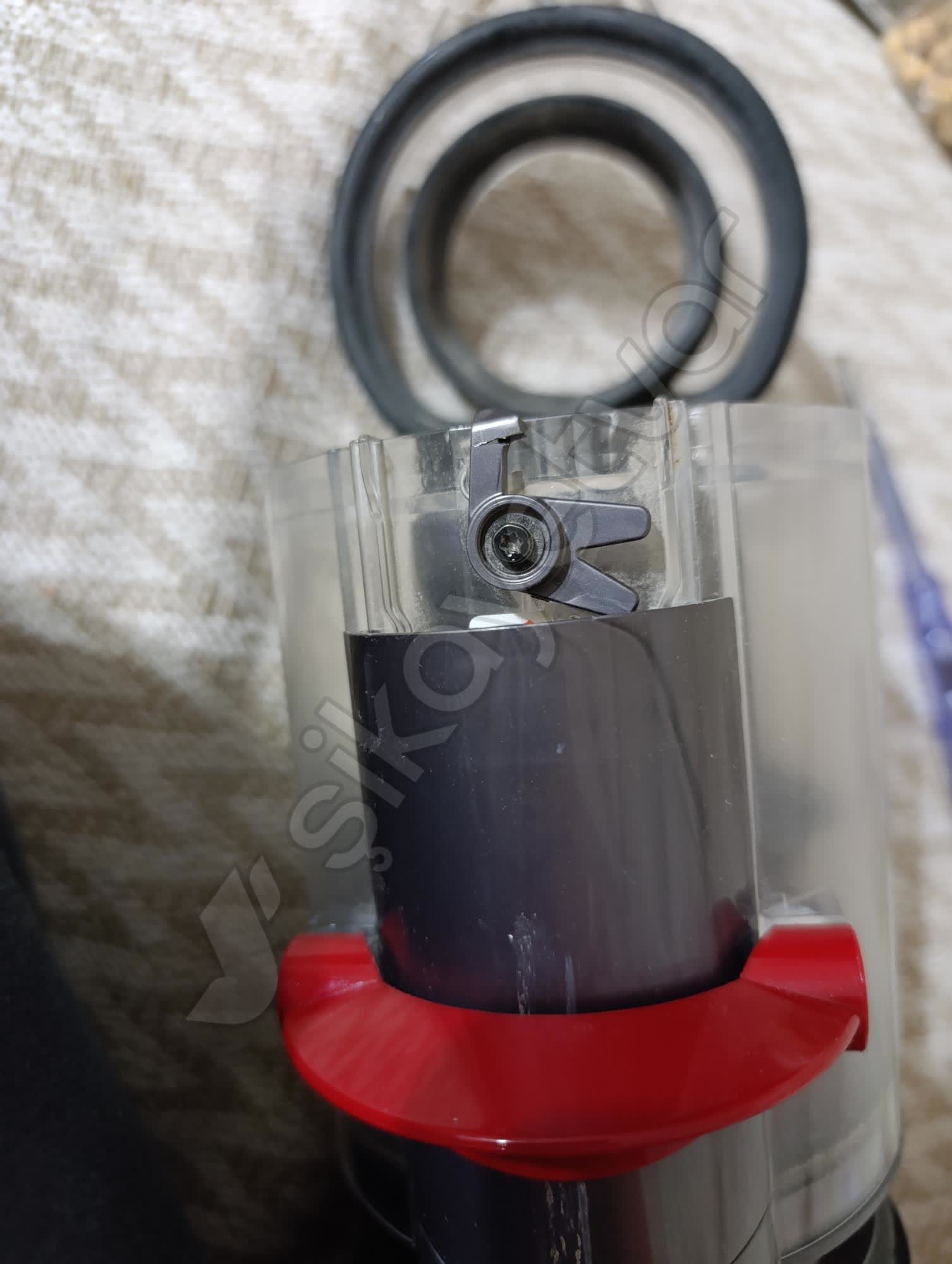 Dyson V12 Absolute Dustbin Latch Cracked After Just Two Years - Xolvie